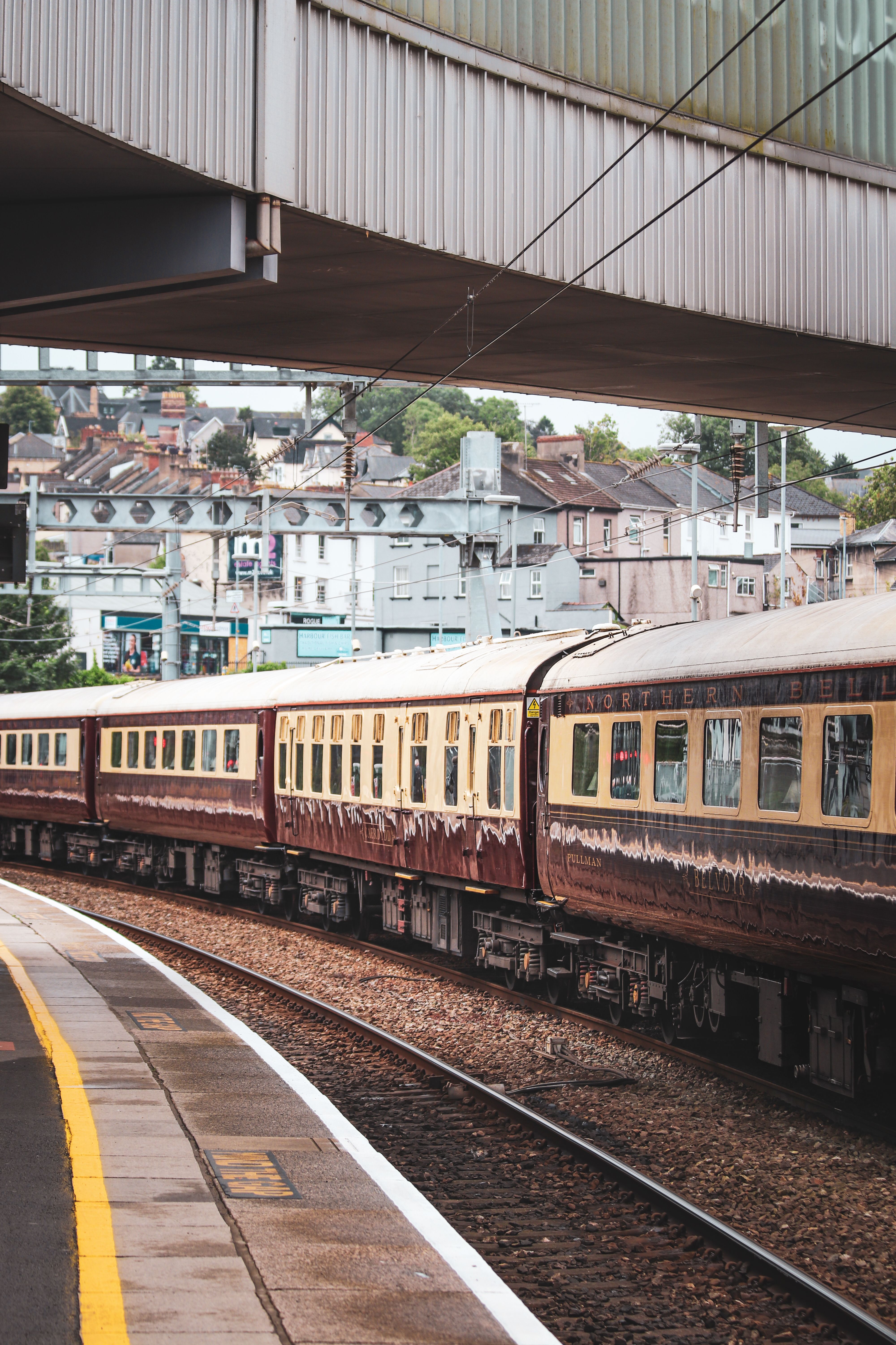 Train on a Platform · Free Stock Photo