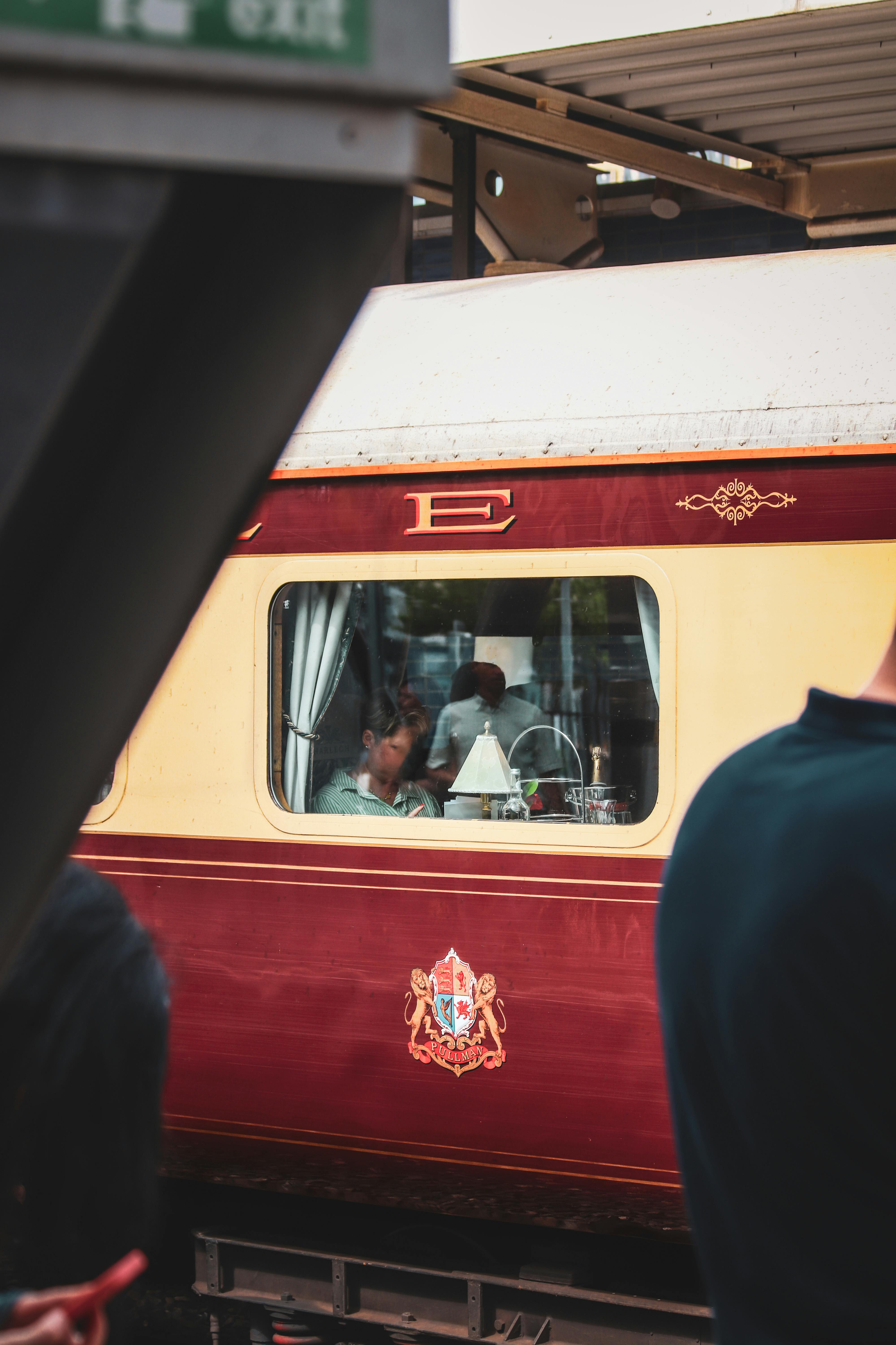 Train on a Platform · Free Stock Photo