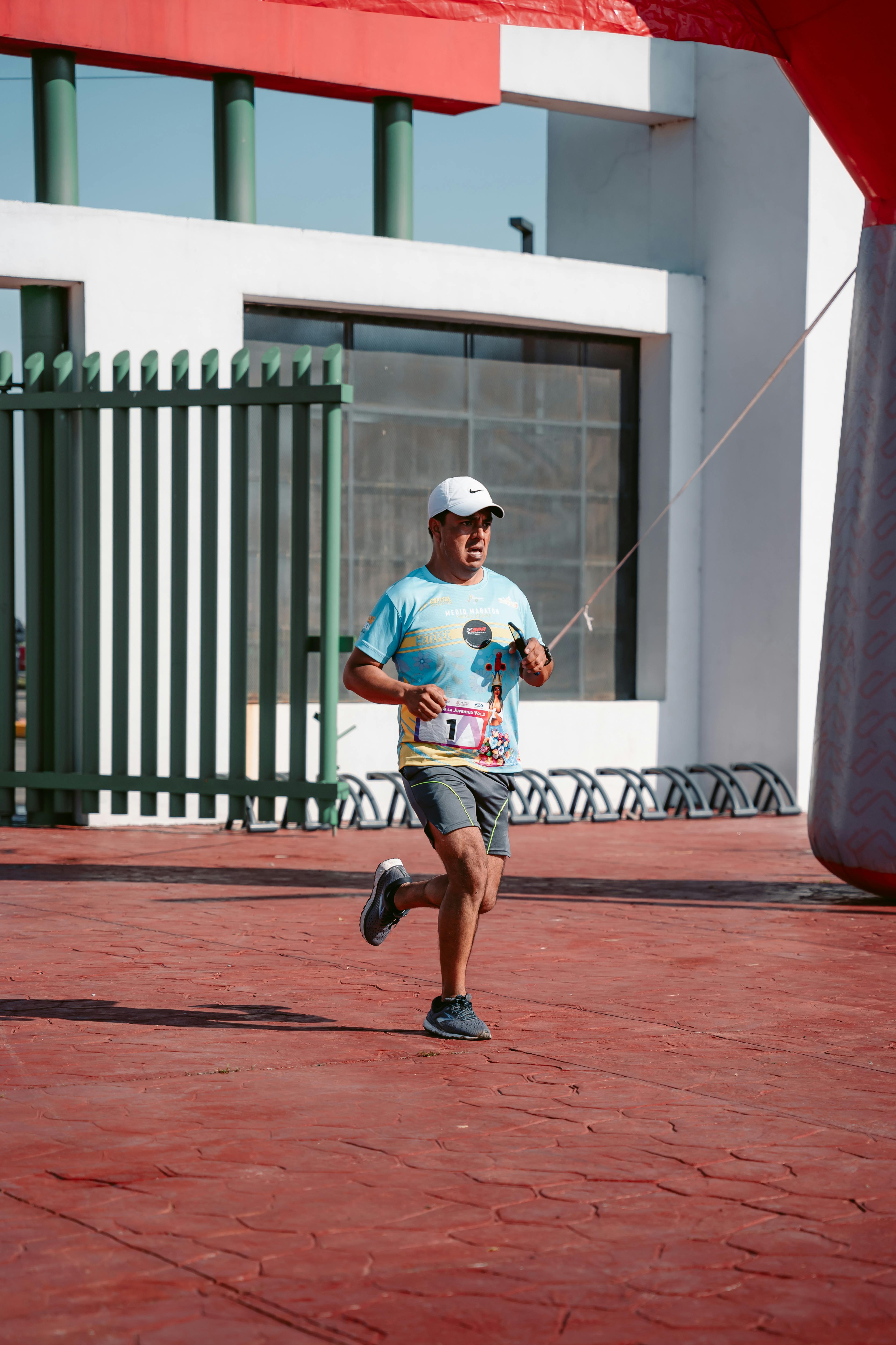 Man Running in Race Run · Free Stock Photo
