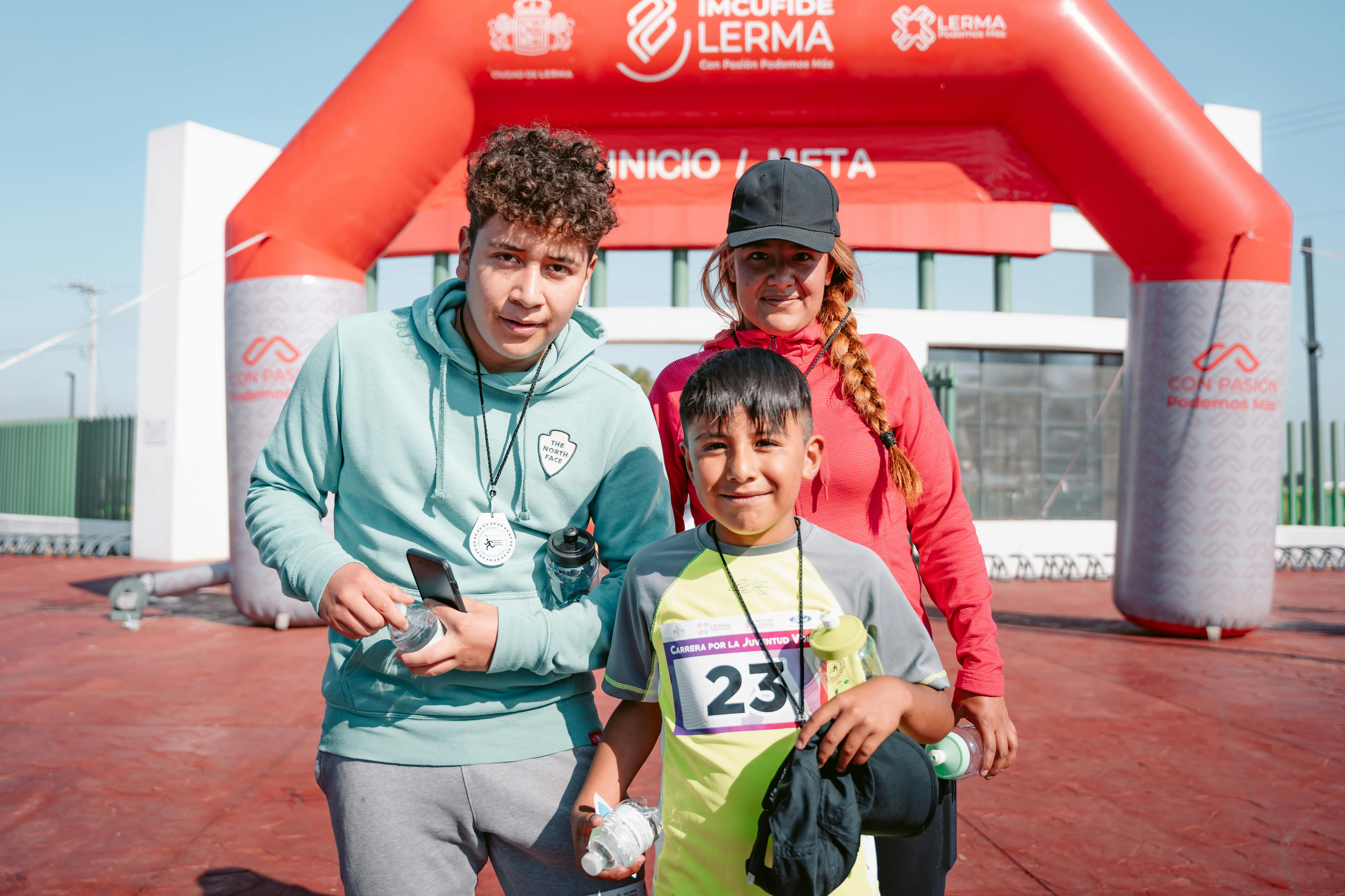 People on Run Finish Line · Free Stock Photo