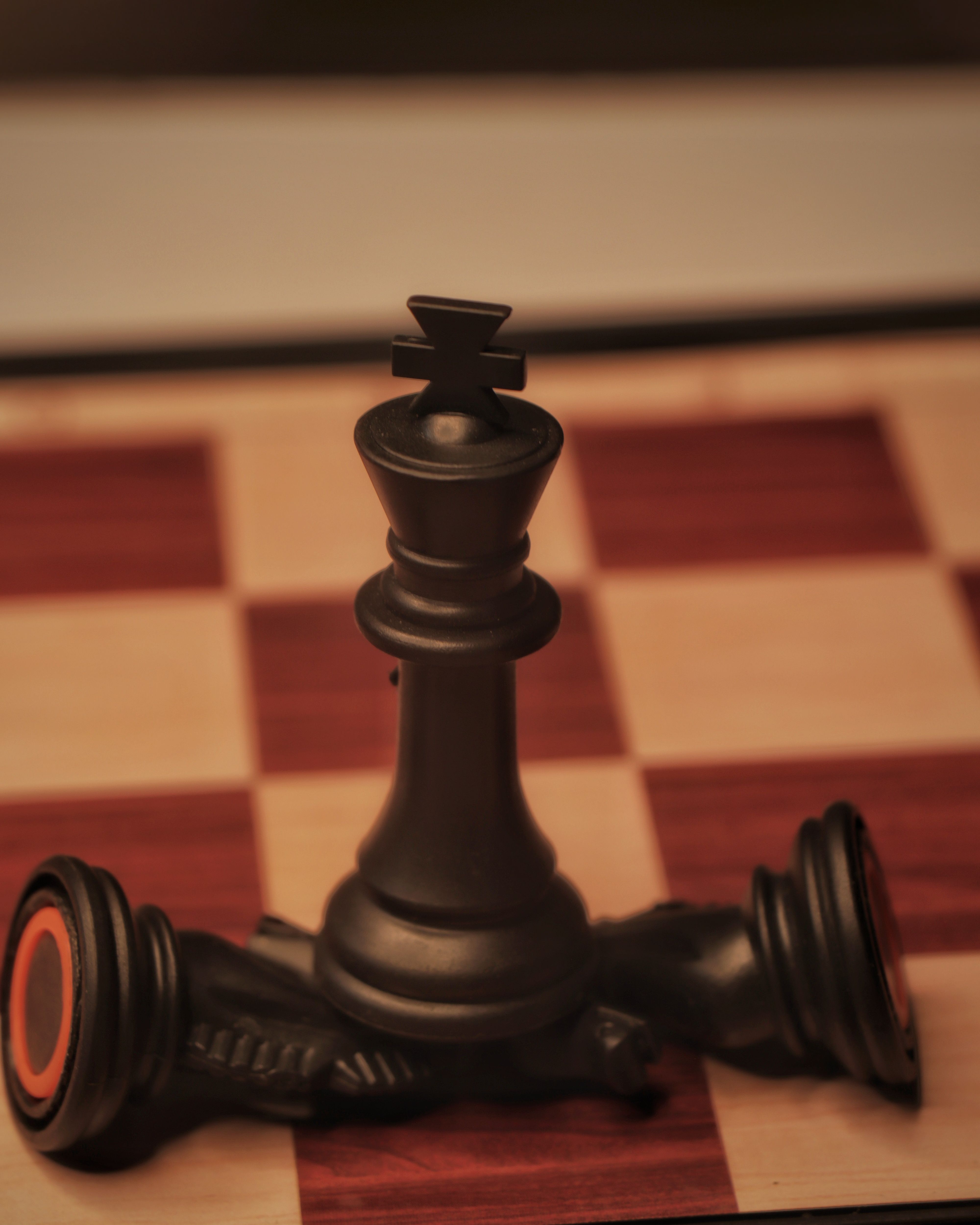 King Standing on the Heads of Two Knights · Free Stock Photo