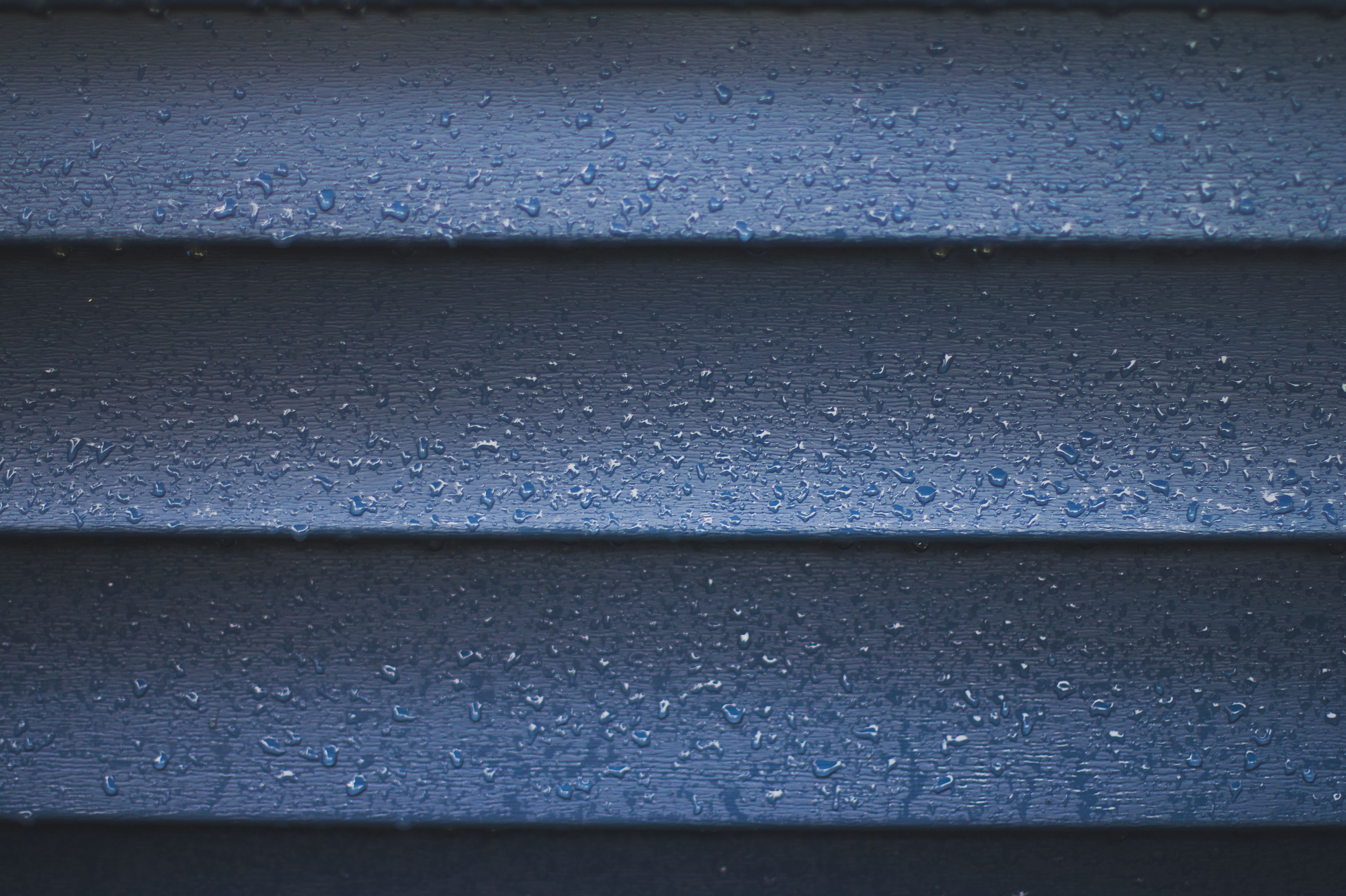Raindrops on a Wall · Free Stock Photo