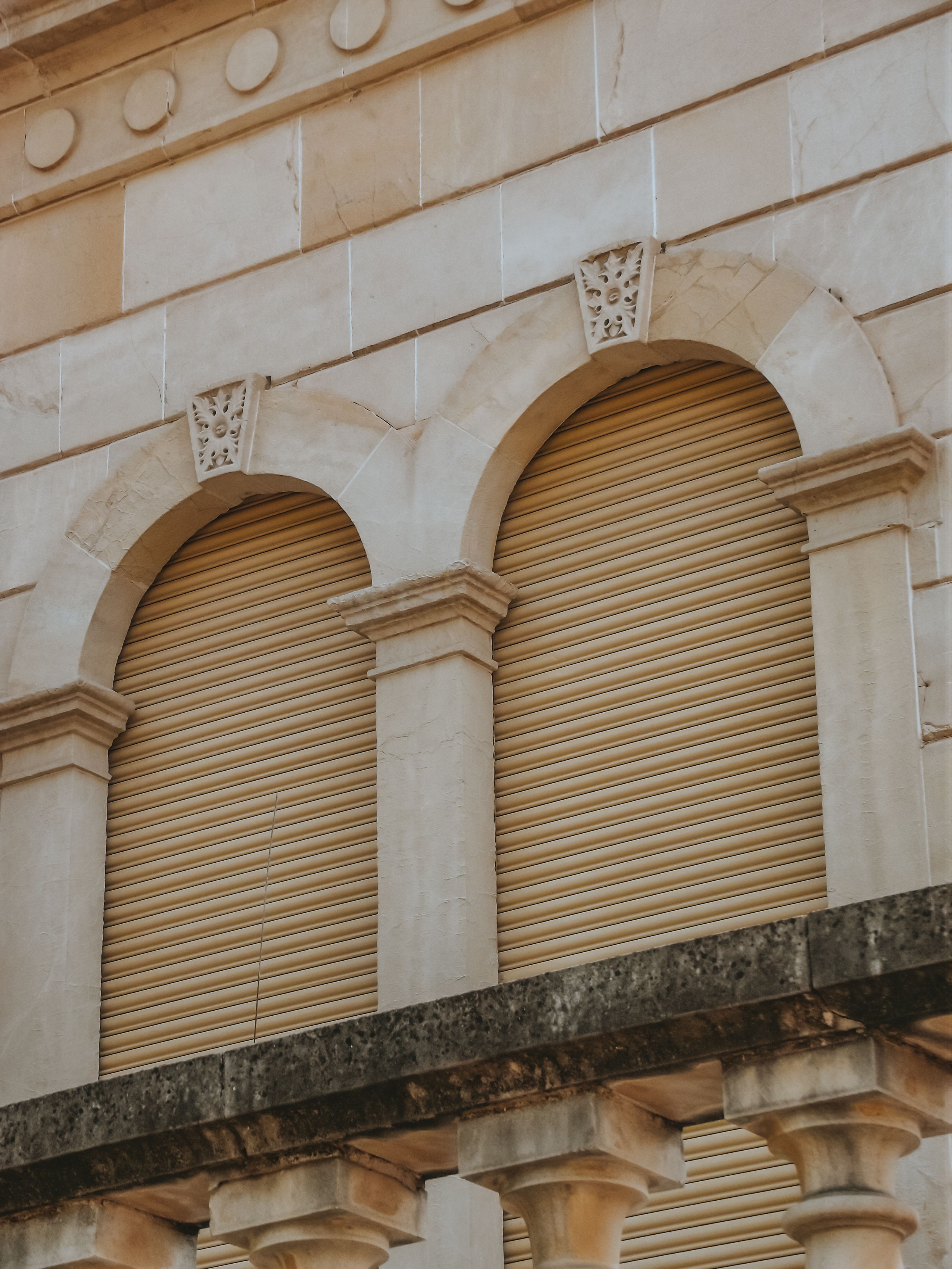 Neoclassical Architecture in Courthouse · Free Stock Photo