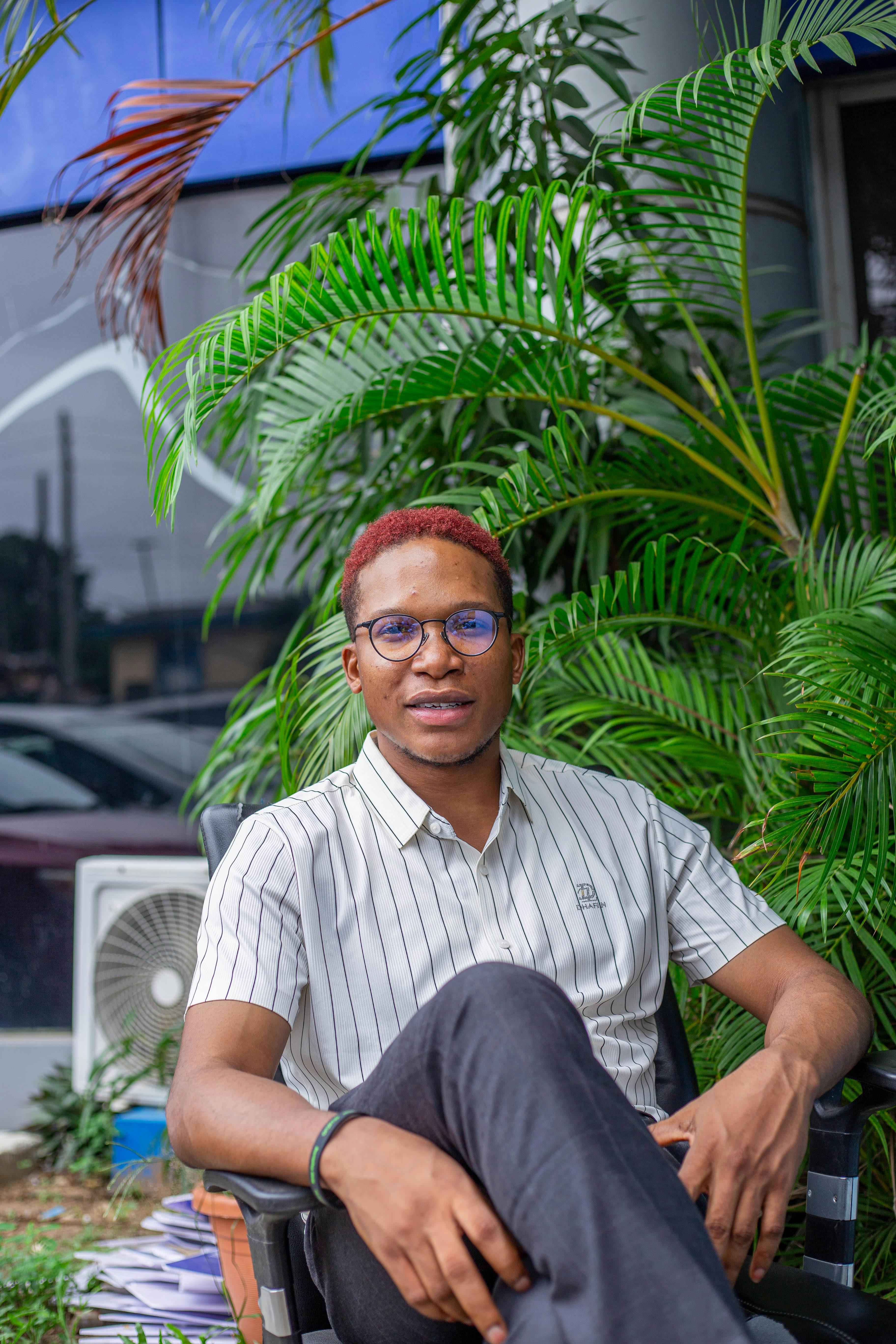 Man Sitting On Chair Photos, Download The BEST Free Man Sitting On ...