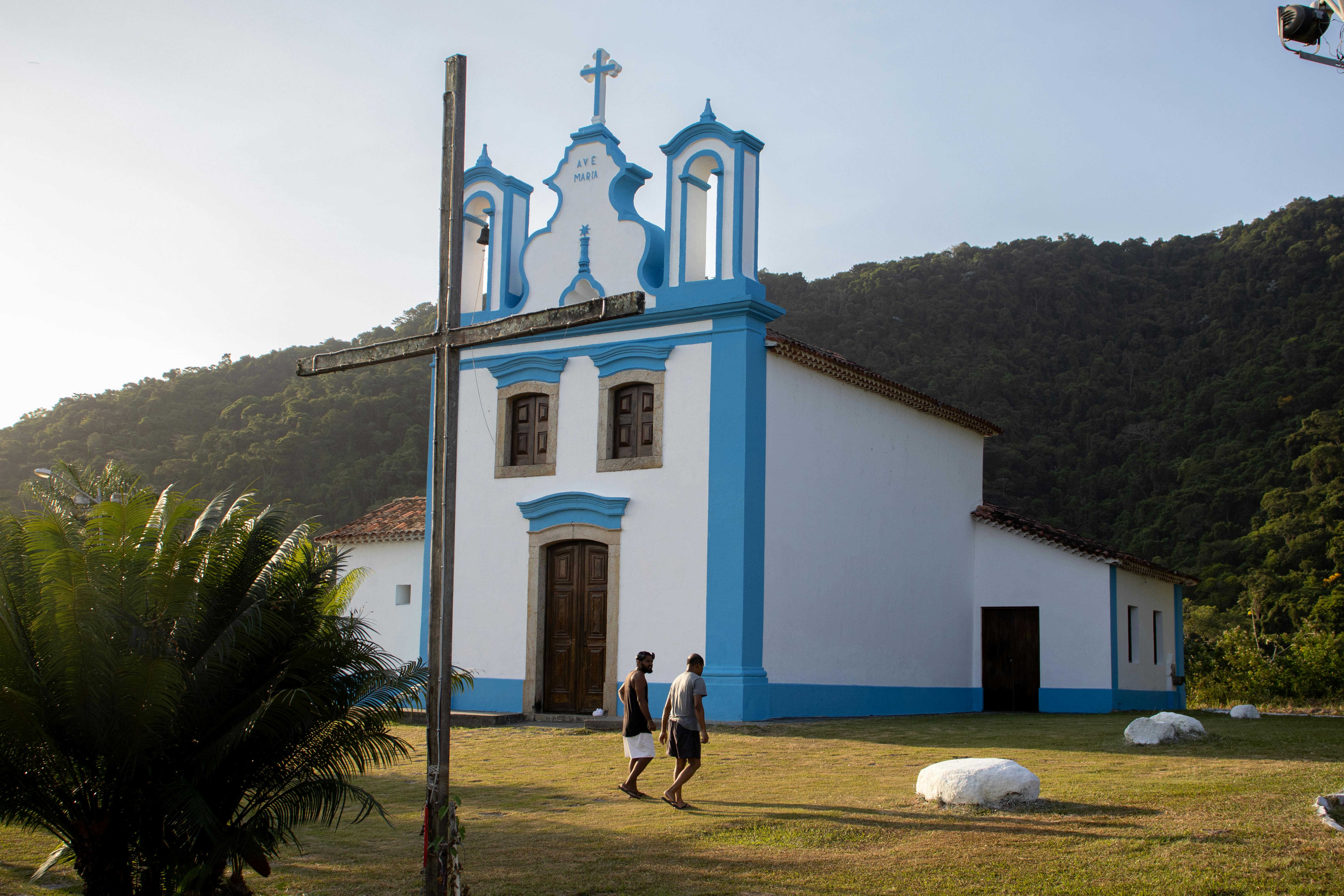 Christ the Redeemer Statue in Rio de Janeiro · Free Stock Photo
