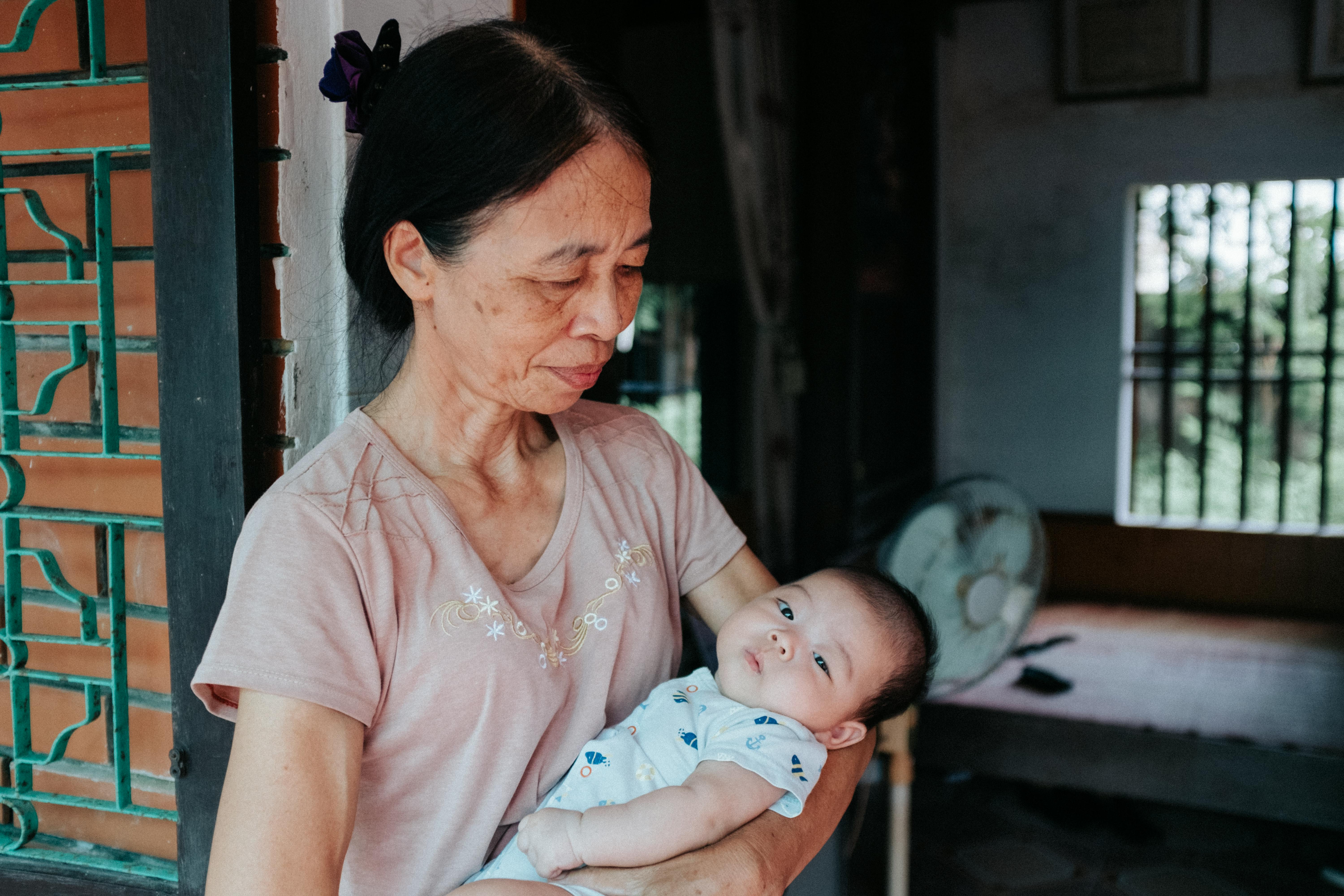 Baby Spiser Photos, Download The BEST Free Baby Spiser Stock Photos ...