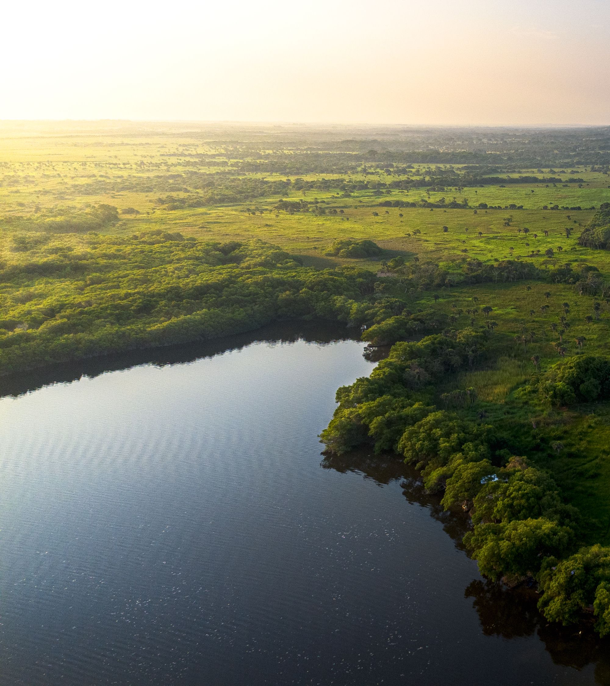 Lake and Plains at Sunset · Free Stock Photo