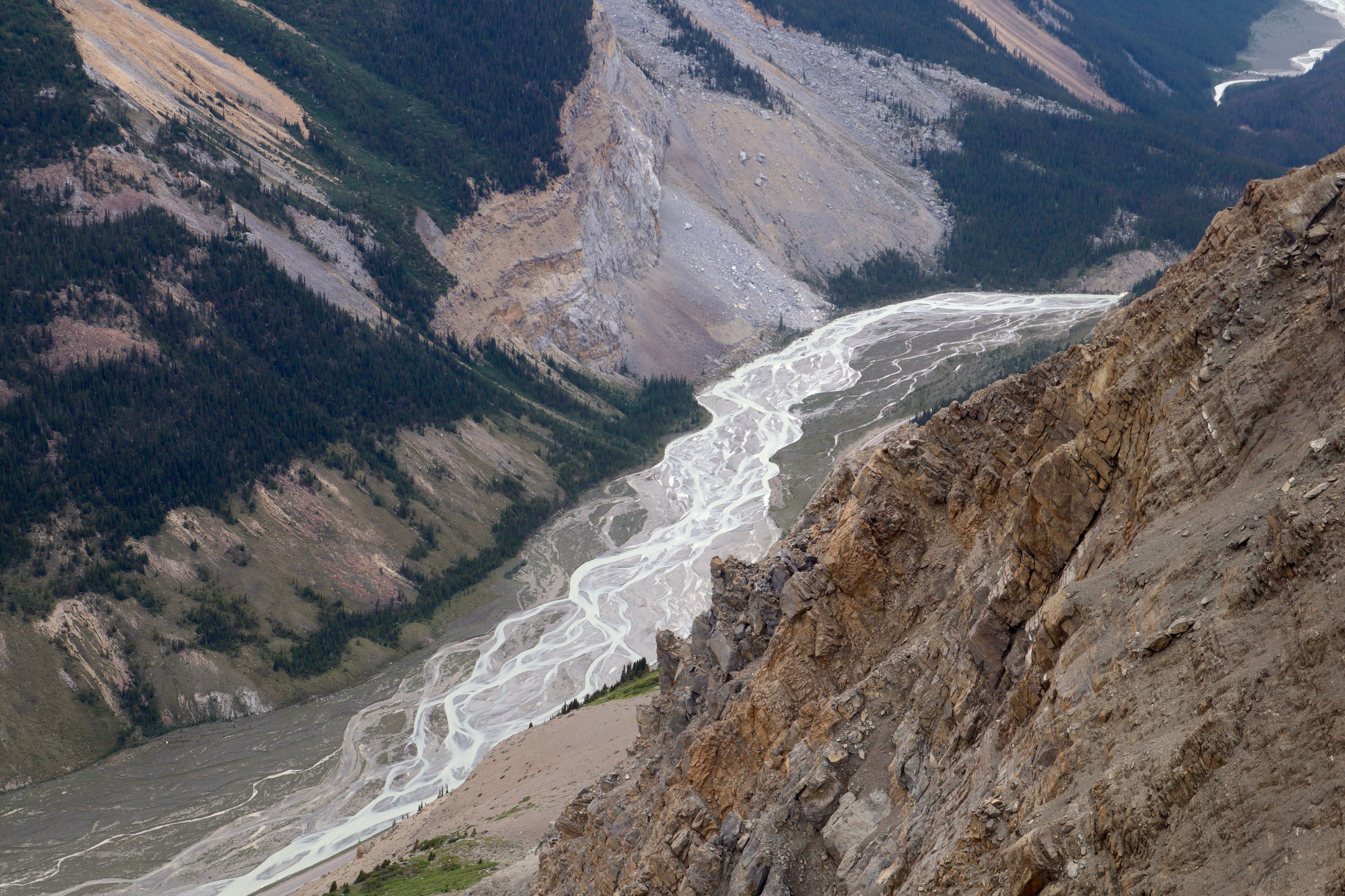 Saskatchewan River in Jasper National Park in Alberta, Canada · Free ...