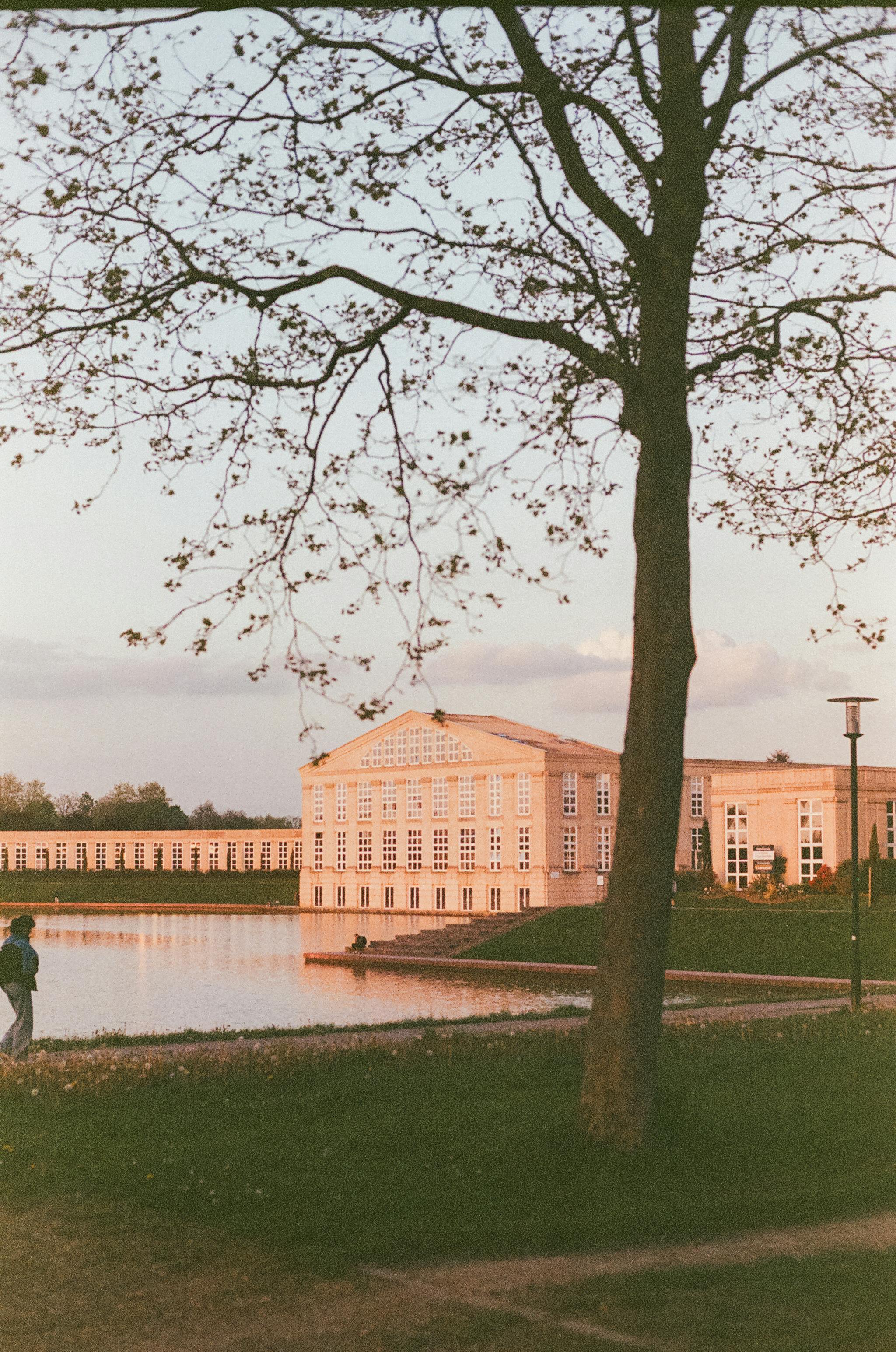 Single Building Photos, Download The BEST Free Single Building Stock ...