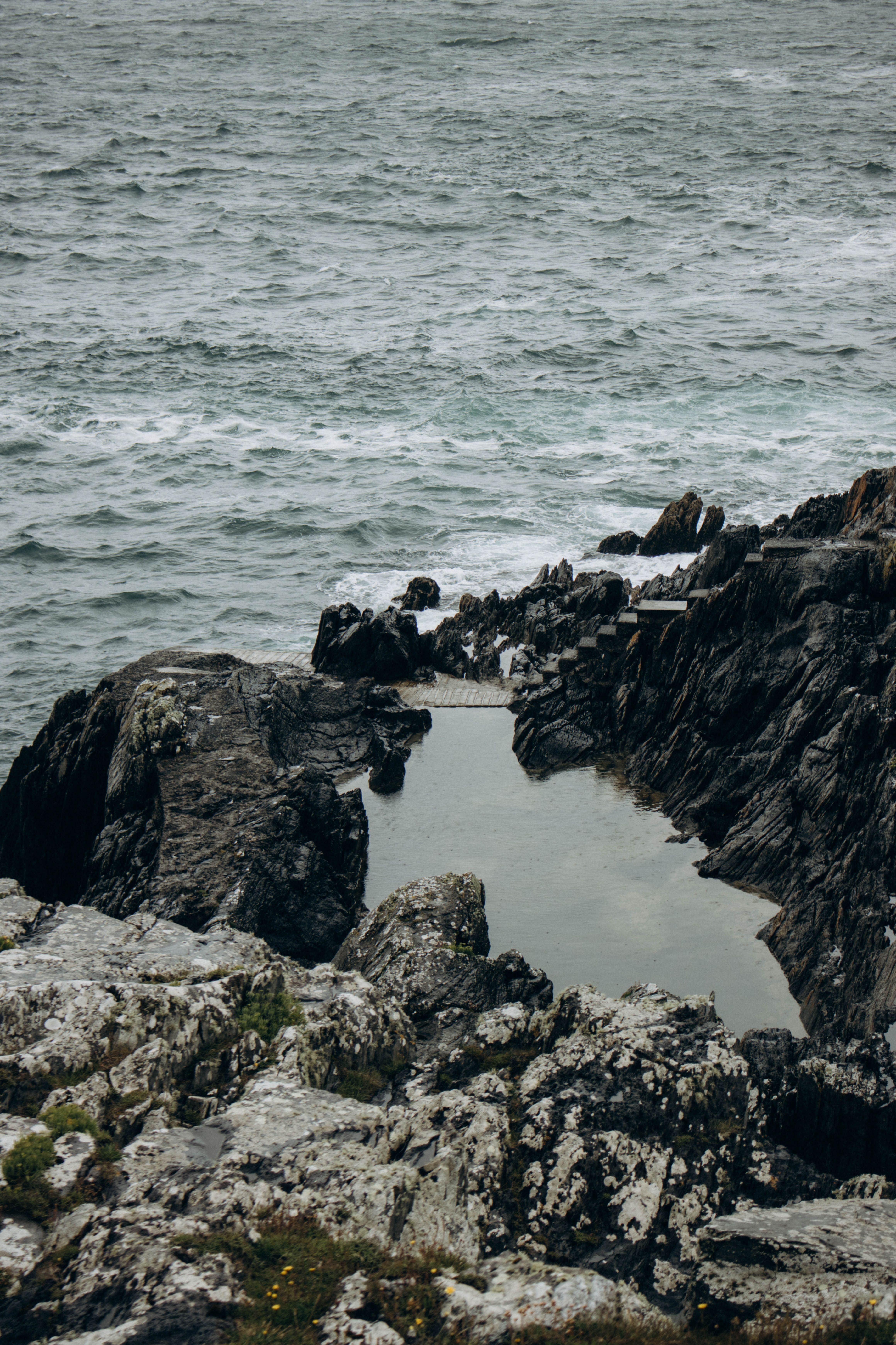 Seacoast with a Rocky Beach · Free Stock Photo