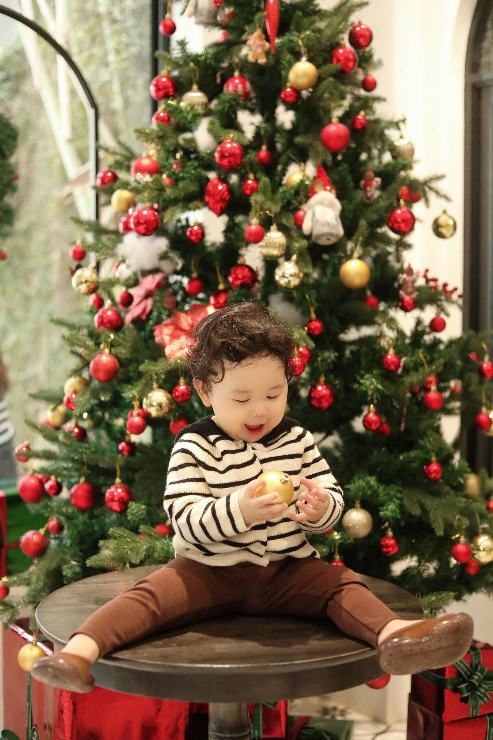 Smiling Boy in House · Free Stock Photo