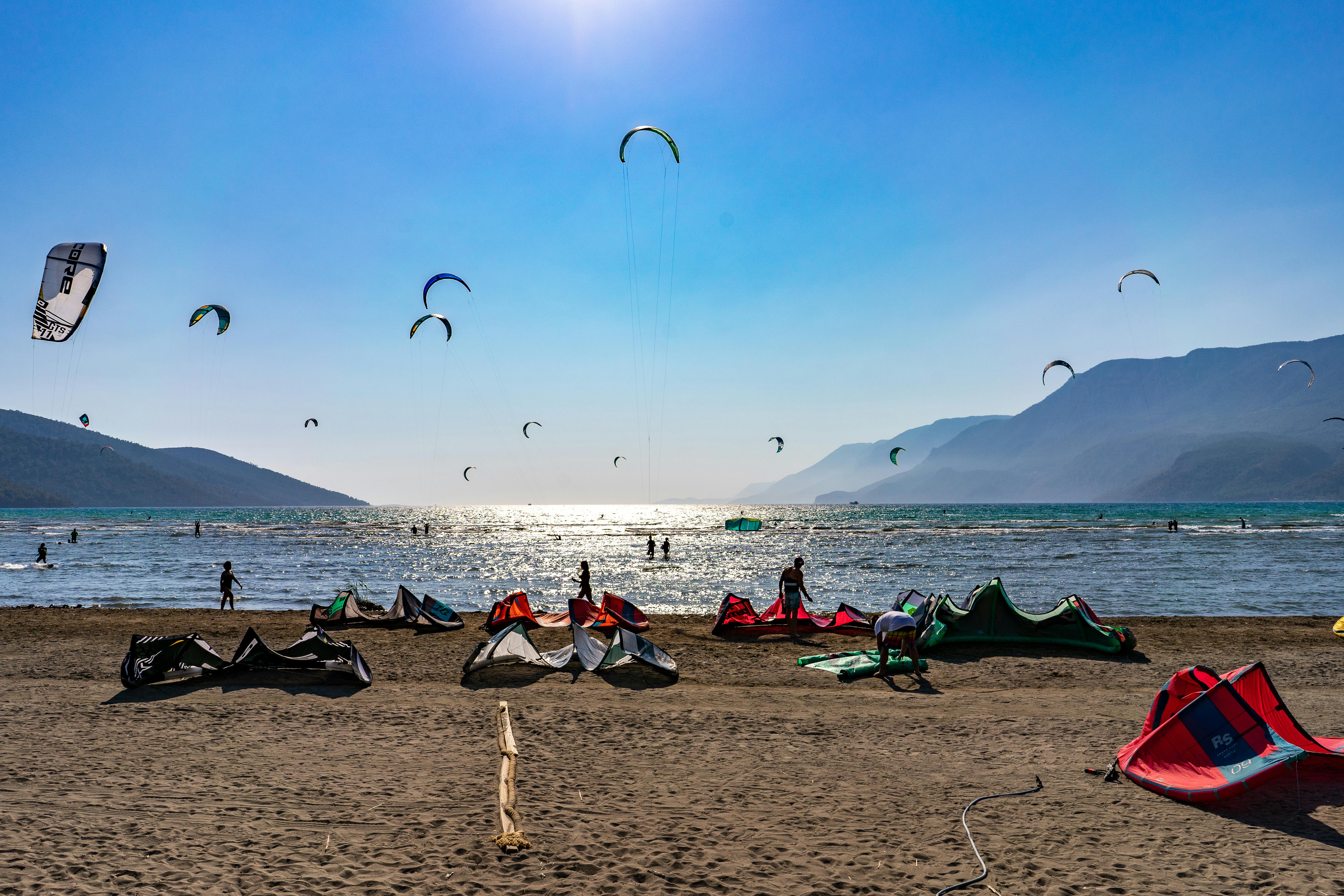 Tourists Kitesurfing in the Sea Bay in Mugla Turkey · Free Stock Photo