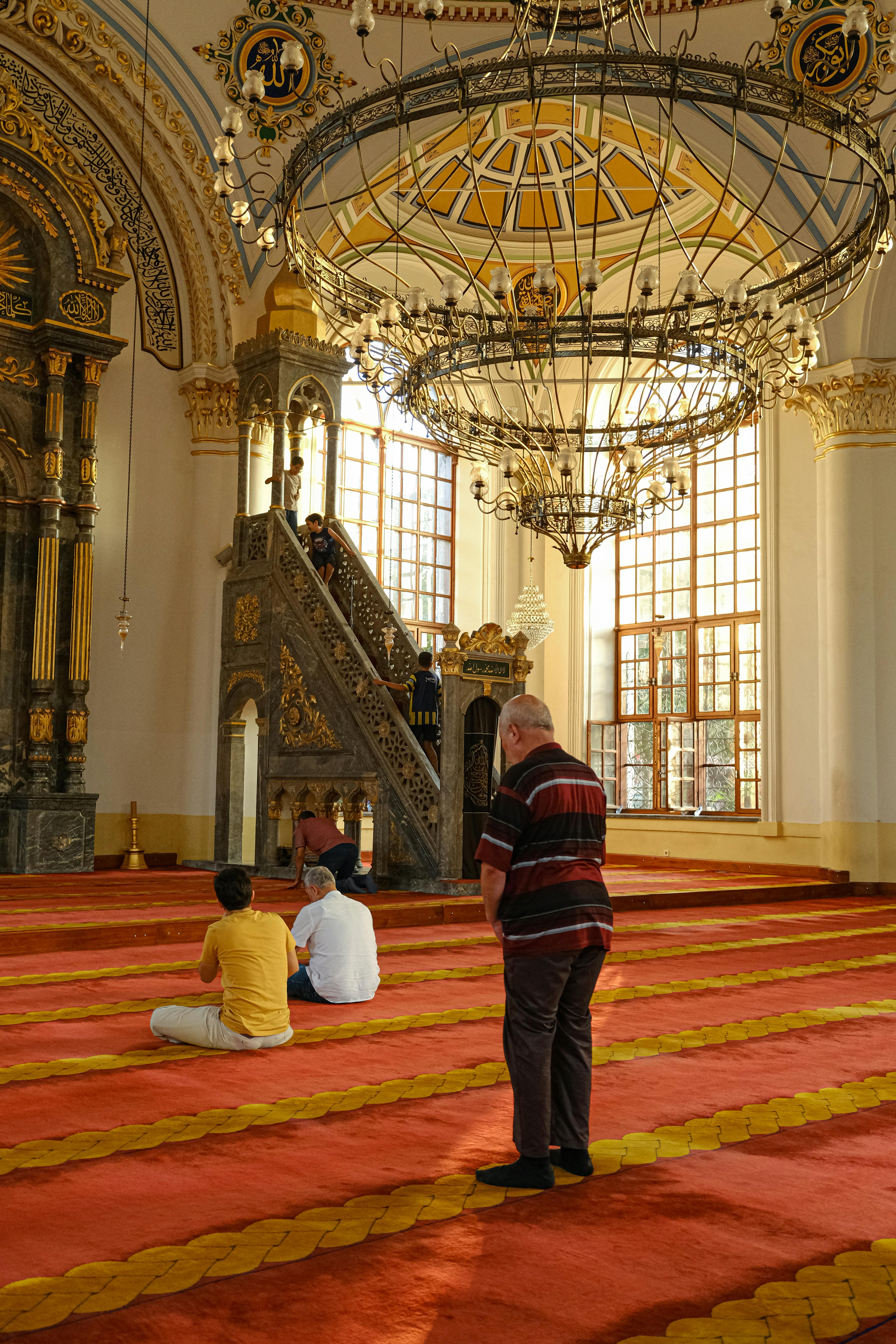 Men Praying in Aziziye Mosque · Free Stock Photo