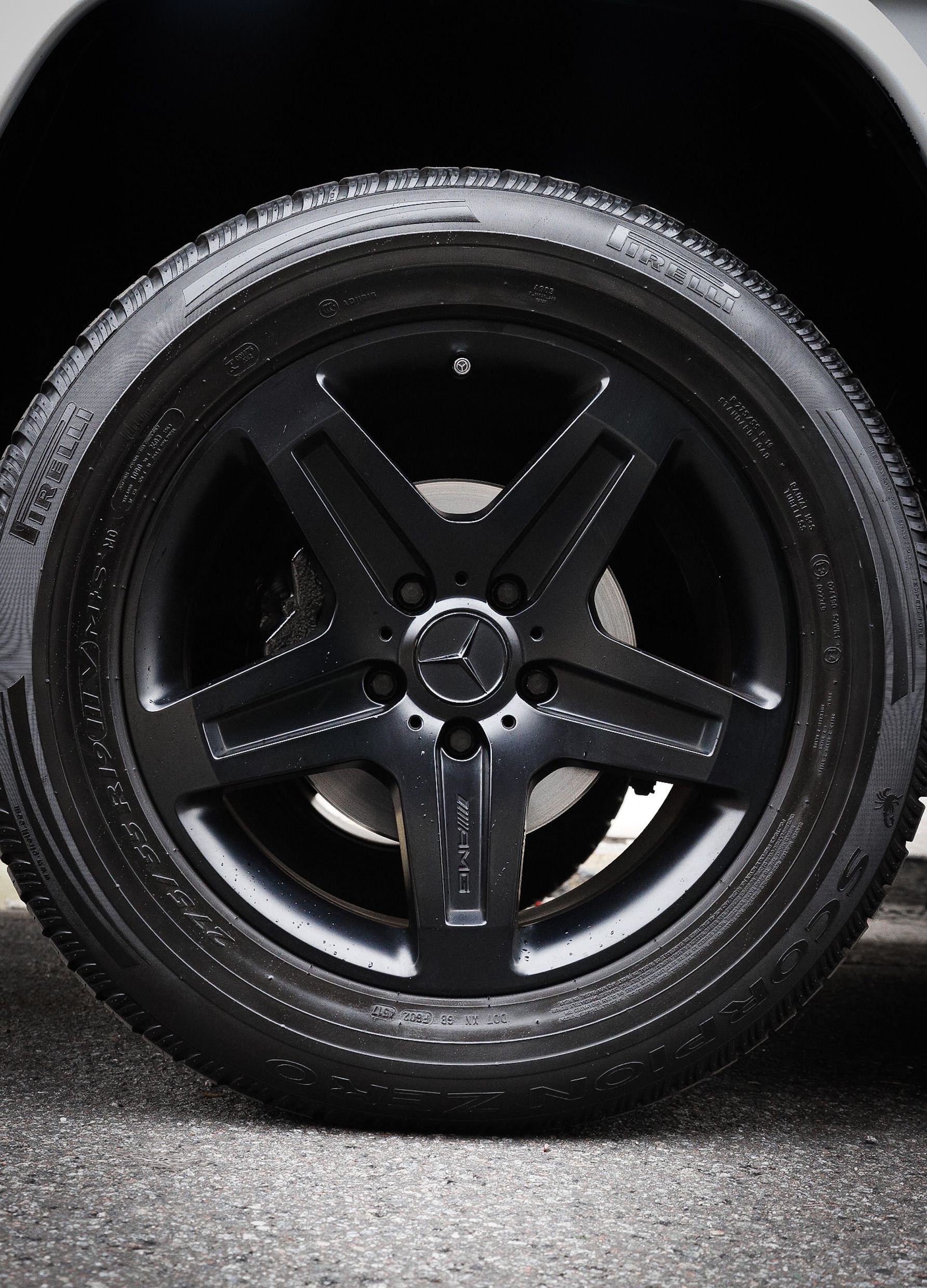 Close-up of a Wheel and Rim of a Modern Mercedes Car · Free Stock Photo