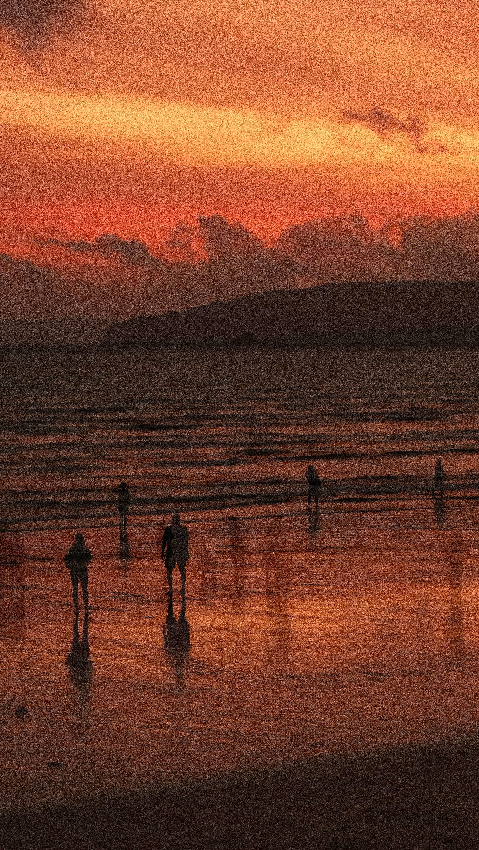 Red Sky over Sea Shore at Sunset · Free Stock Photo