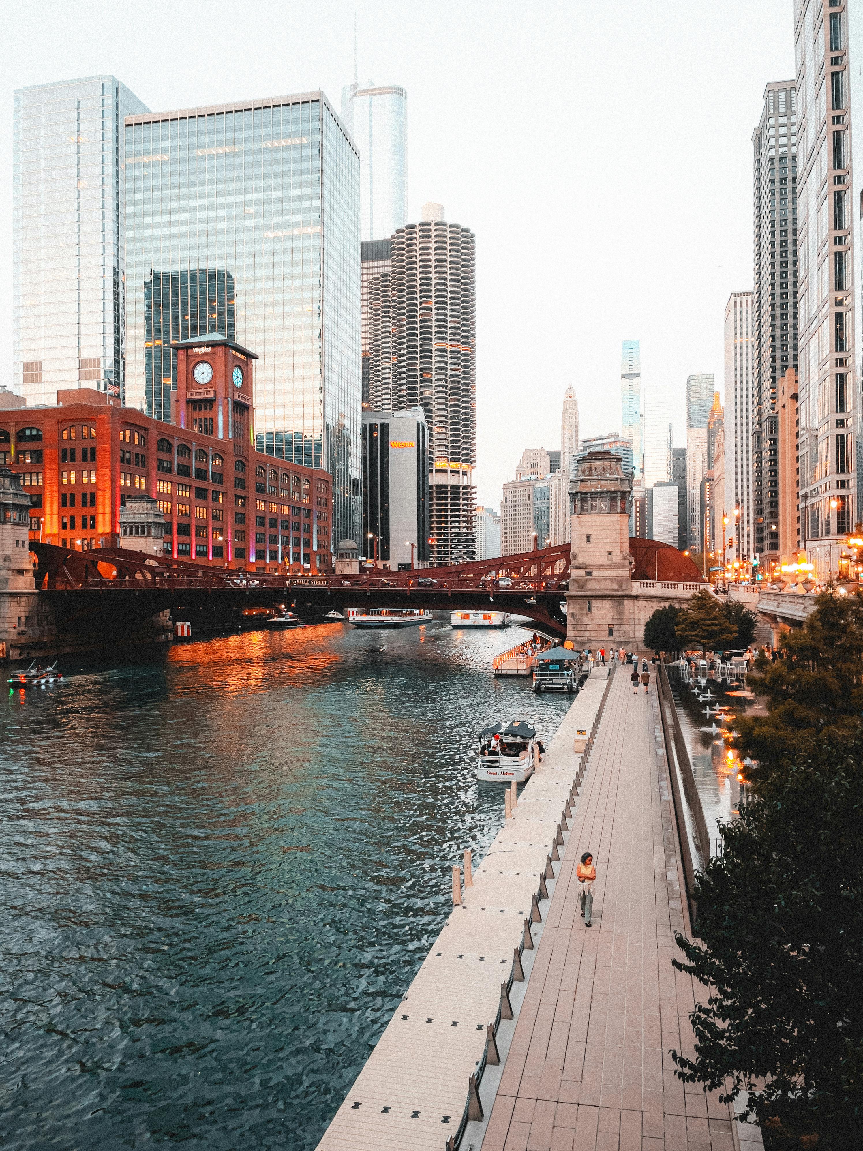 Reid Murdoch Building in Chicago · Free Stock Photo