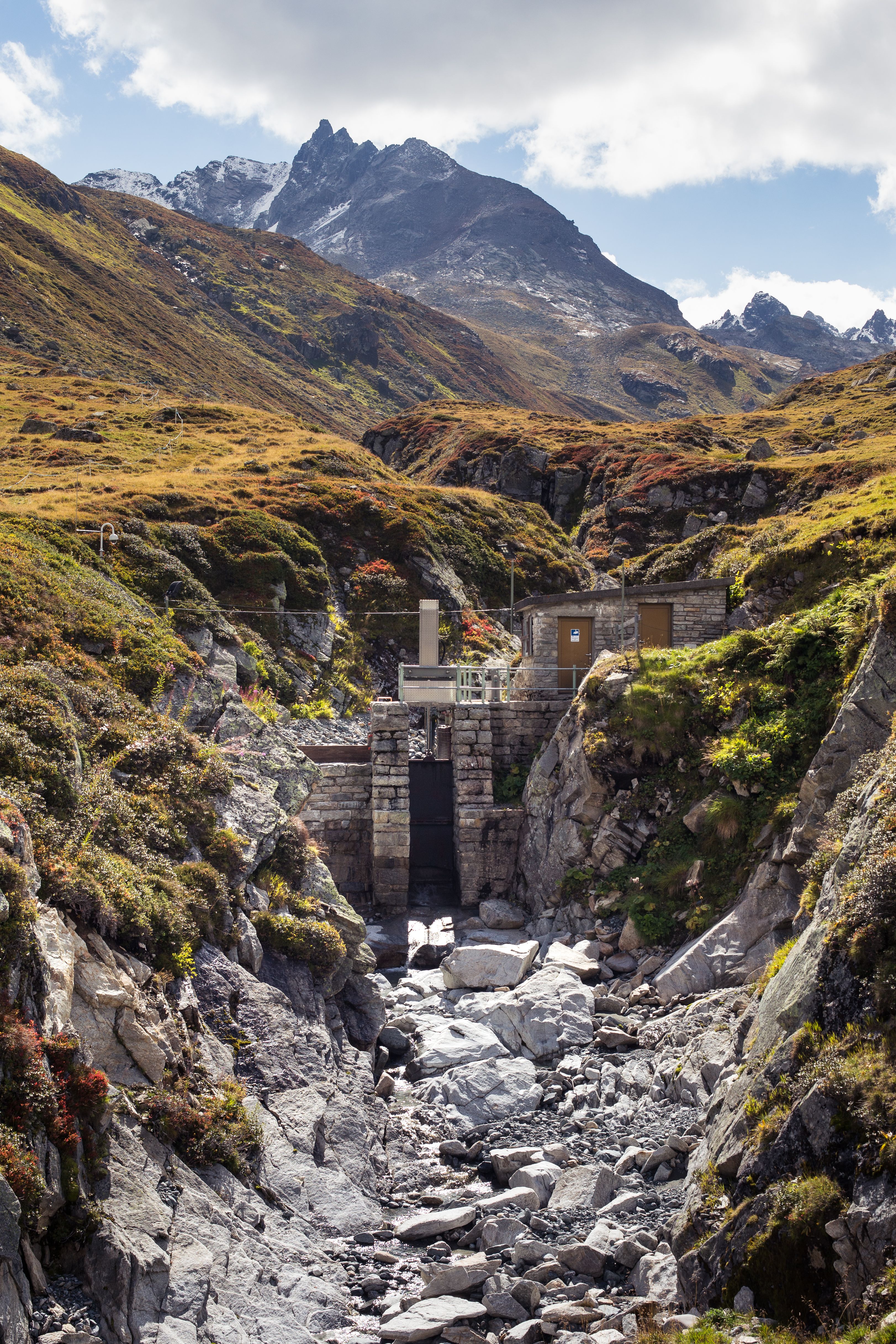 "Mini Dam" · Free Stock Photo