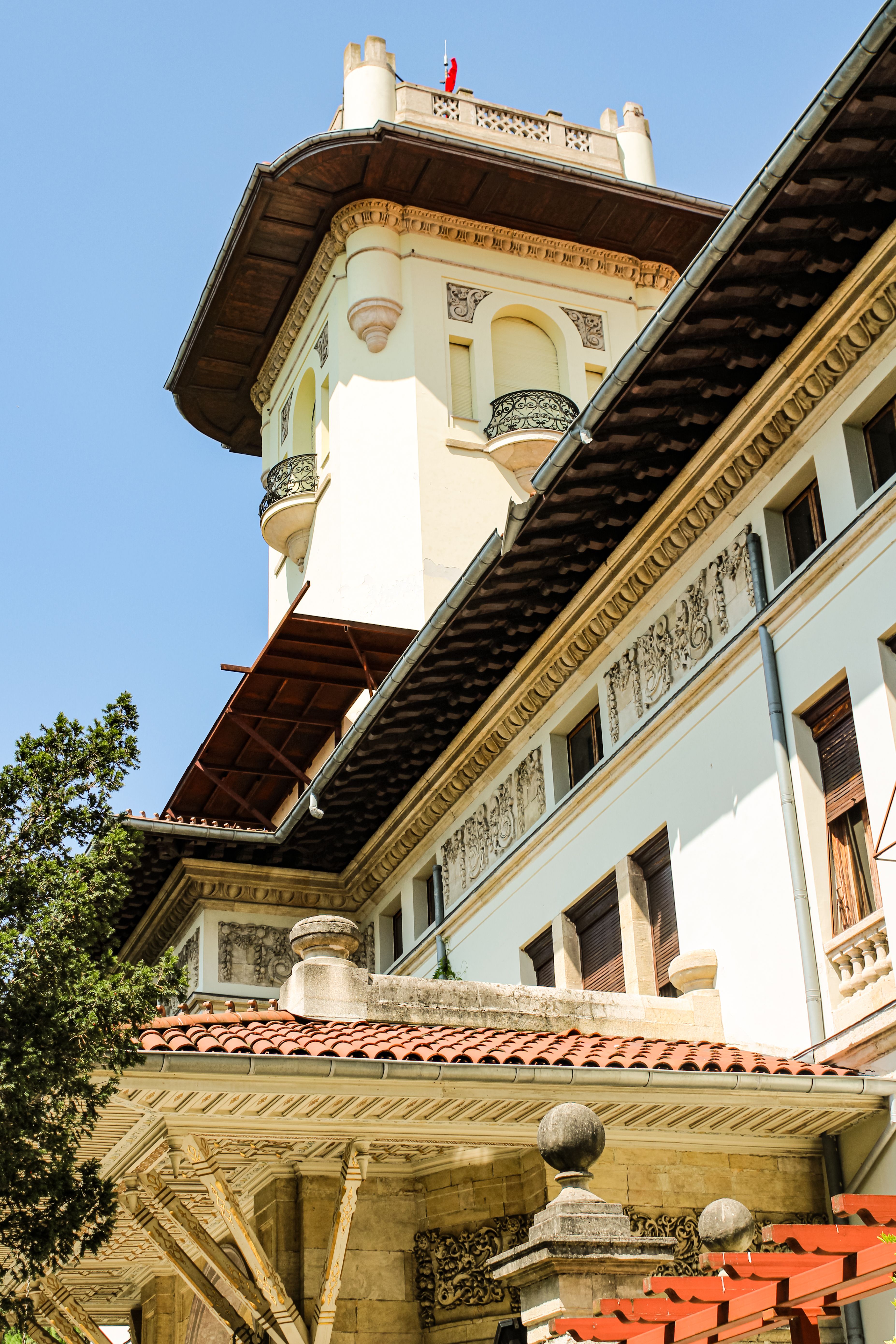 Tower of Khedive Palace in Istanbul · Free Stock Photo