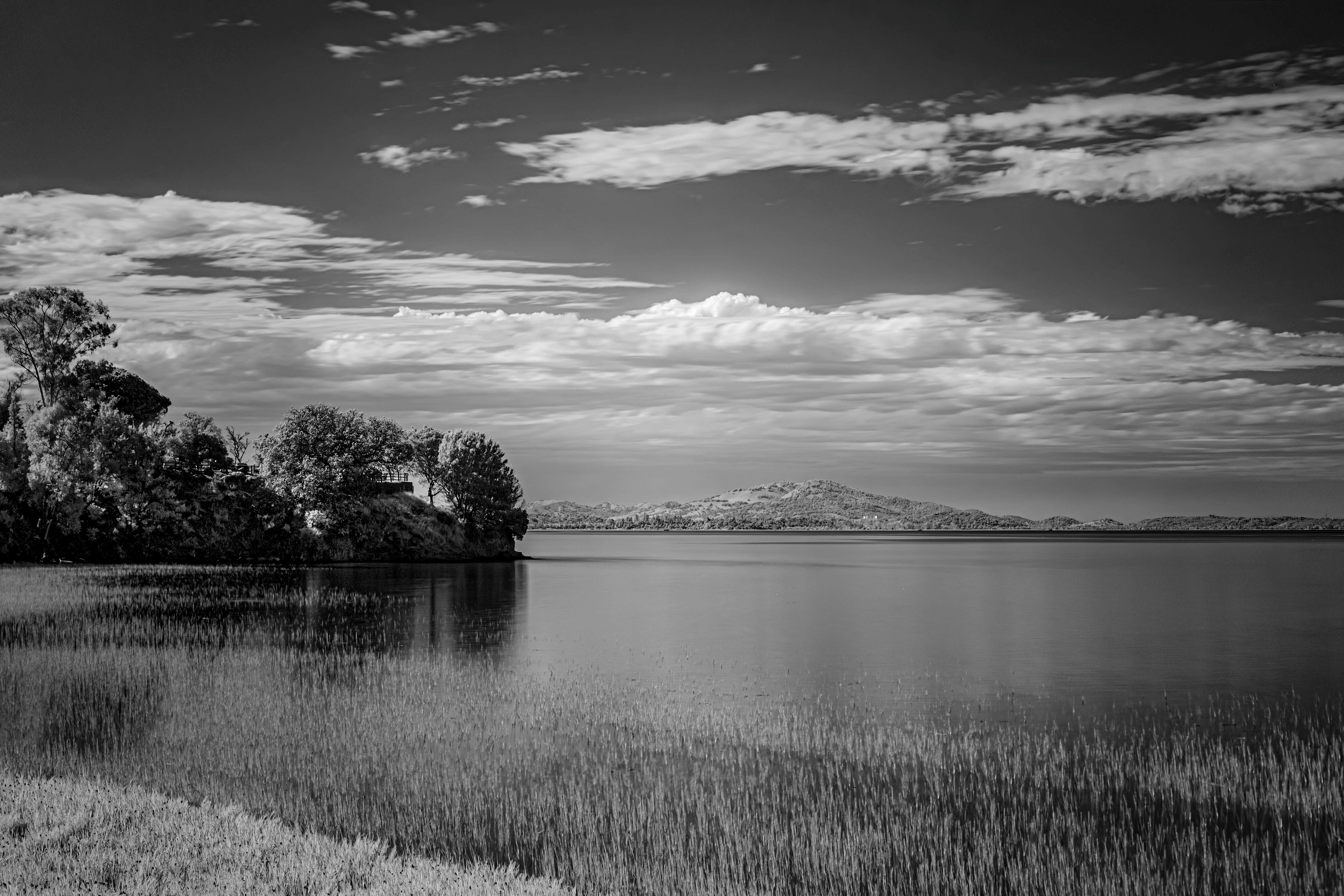 Vast Lake and a Mountain on the Other Side of it · Free Stock Photo