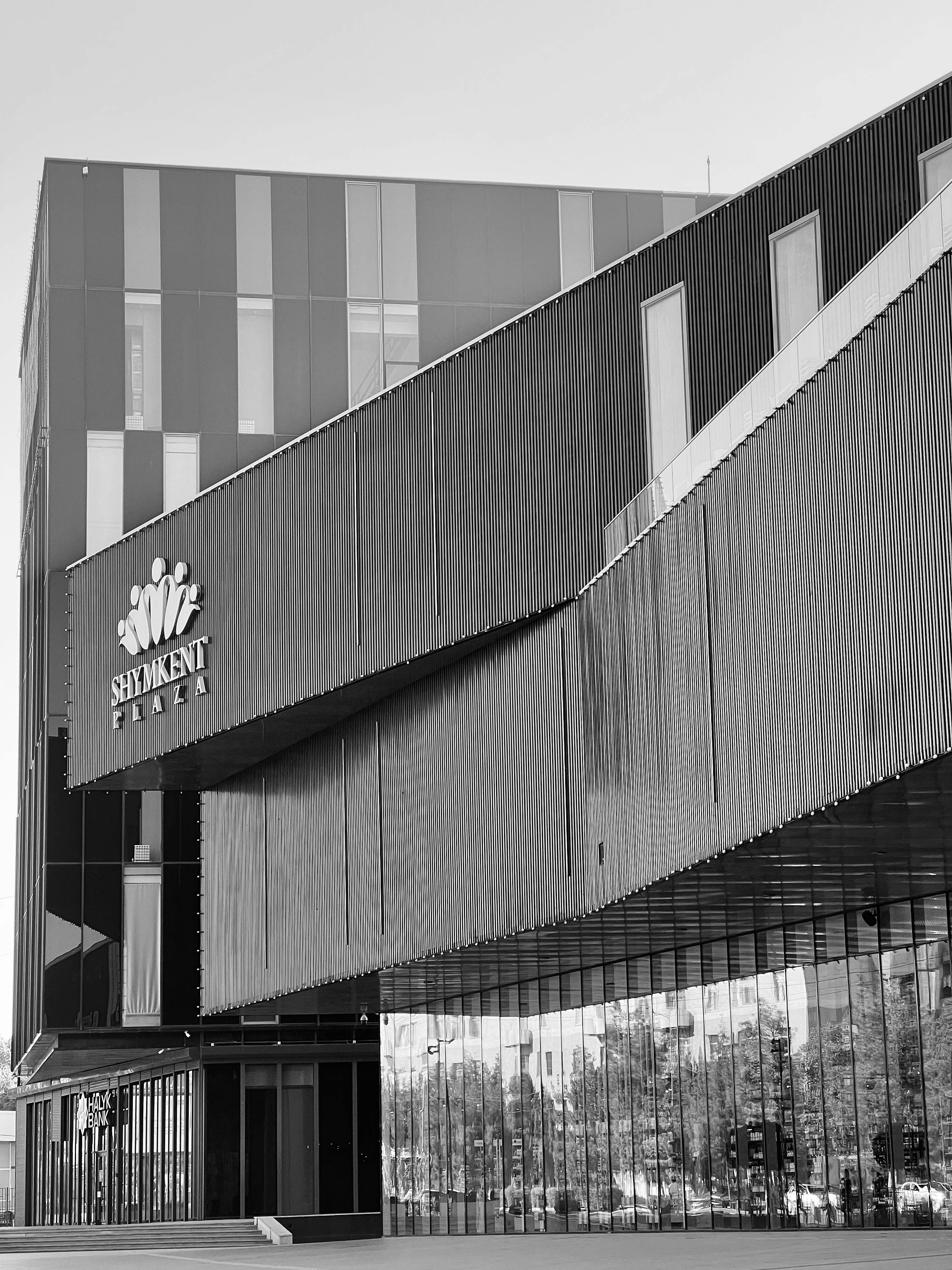 Shymkent Plaza in Kazakhstan · Free Stock Photo