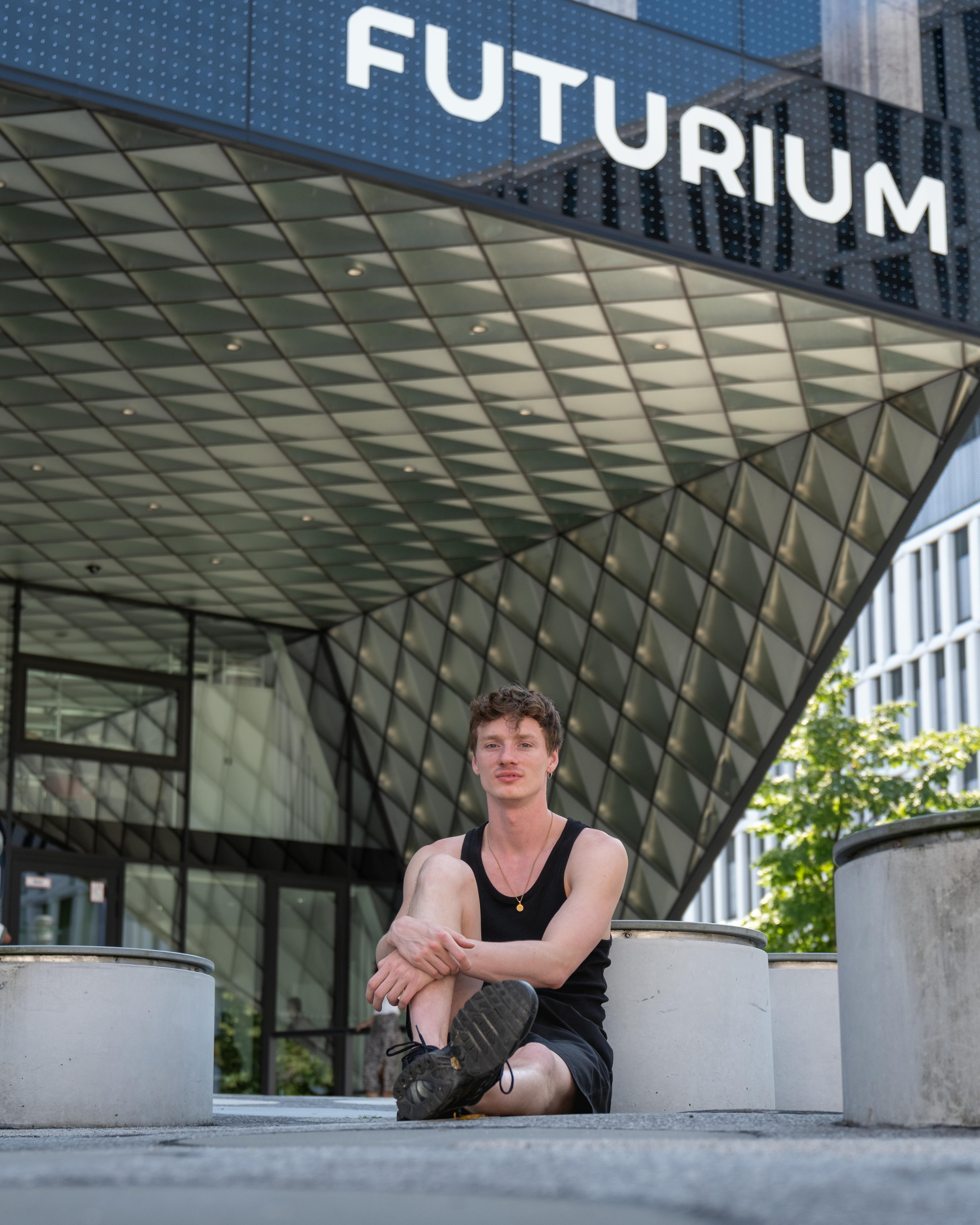 Man At The Museum Photos, Download The BEST Free Man At The Museum ...