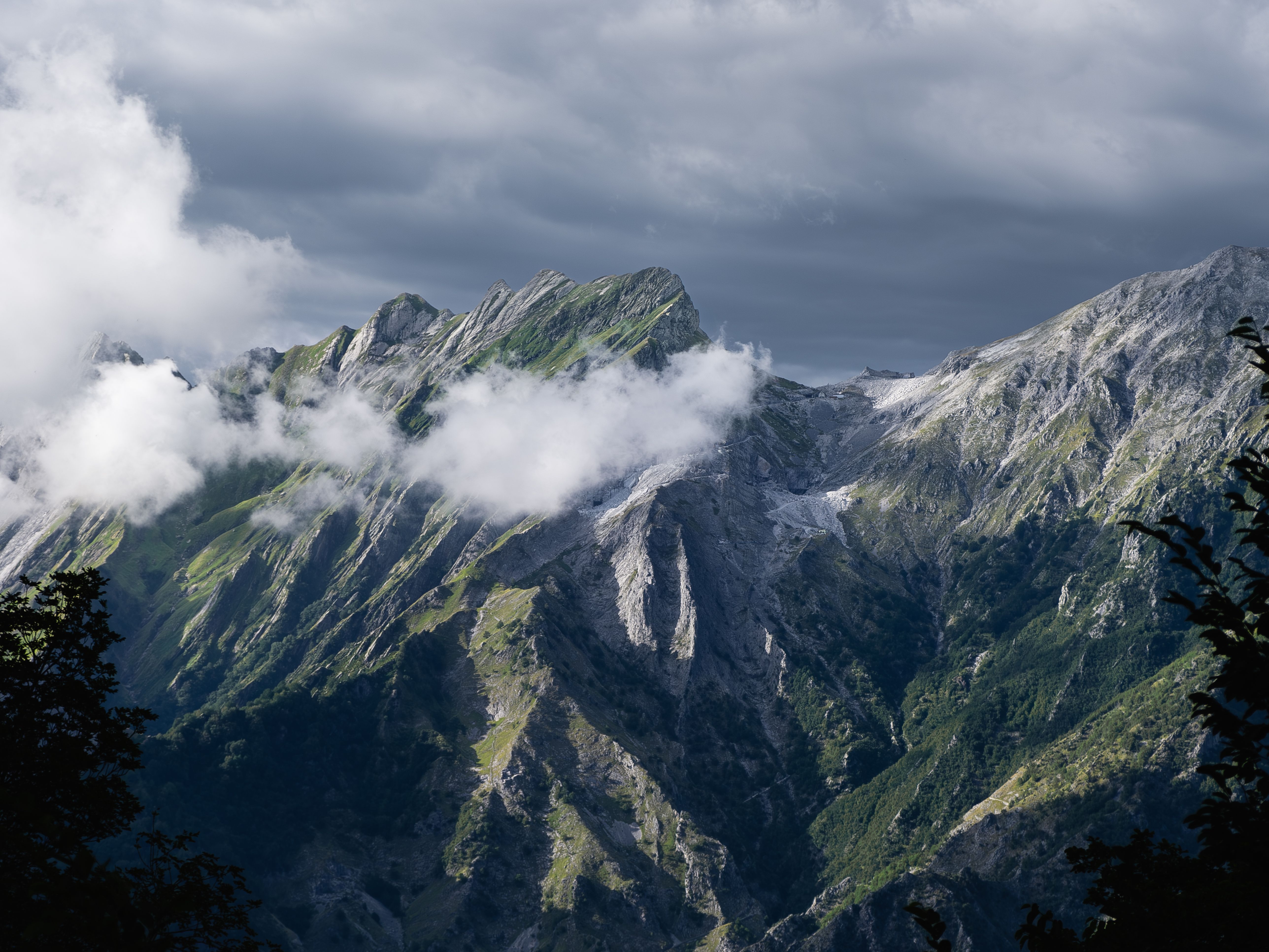 Apuan Alpleri Photos, Download The BEST Free Apuan Alpleri Stock Photos ...
