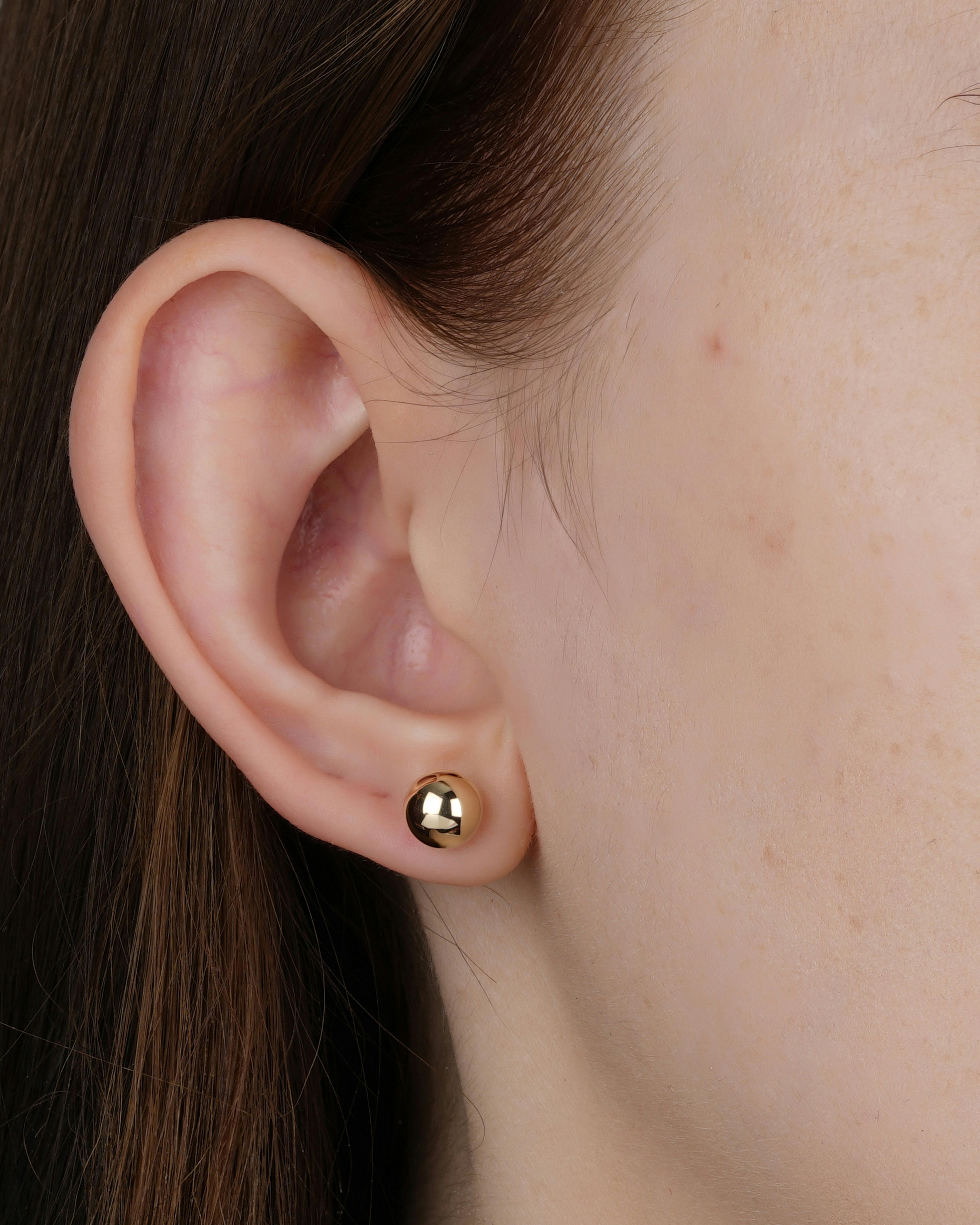 Ear Wirh No Earring Photos, Download The BEST Free Ear Wirh No Earring ...