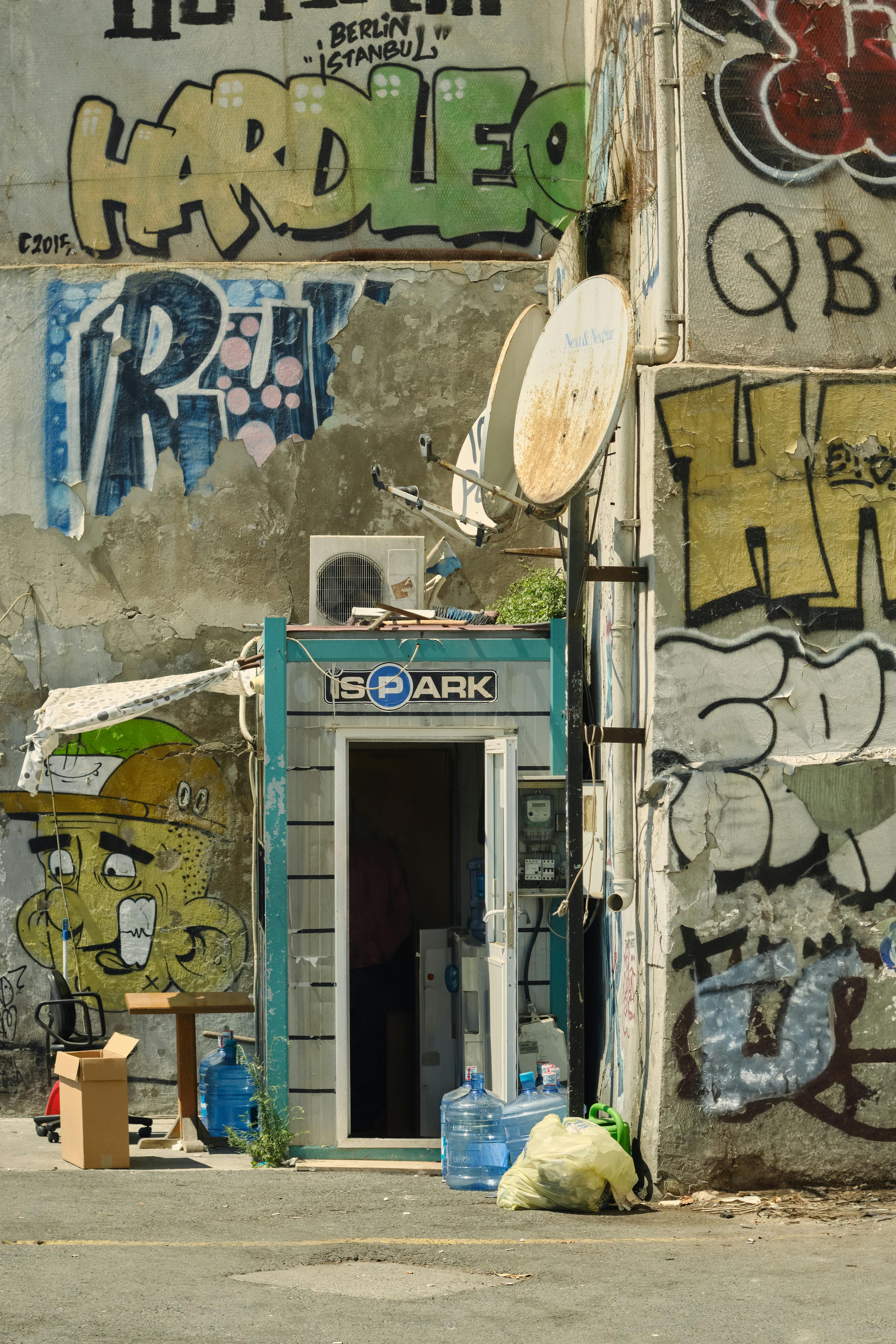 Crack Poster Photos, Download The BEST Free Crack Poster Stock Photos ...