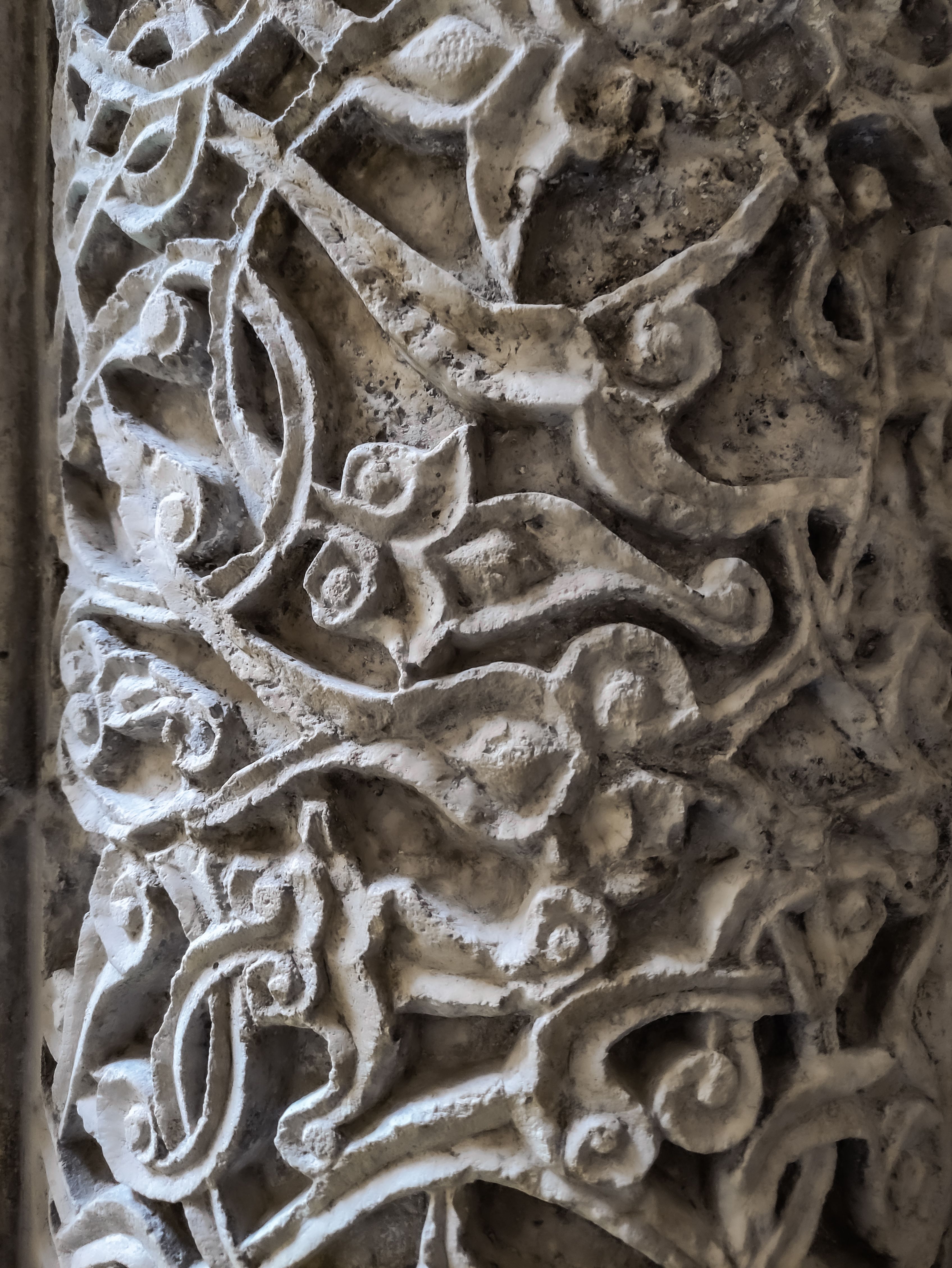 Antique Patterns on a Column · Free Stock Photo