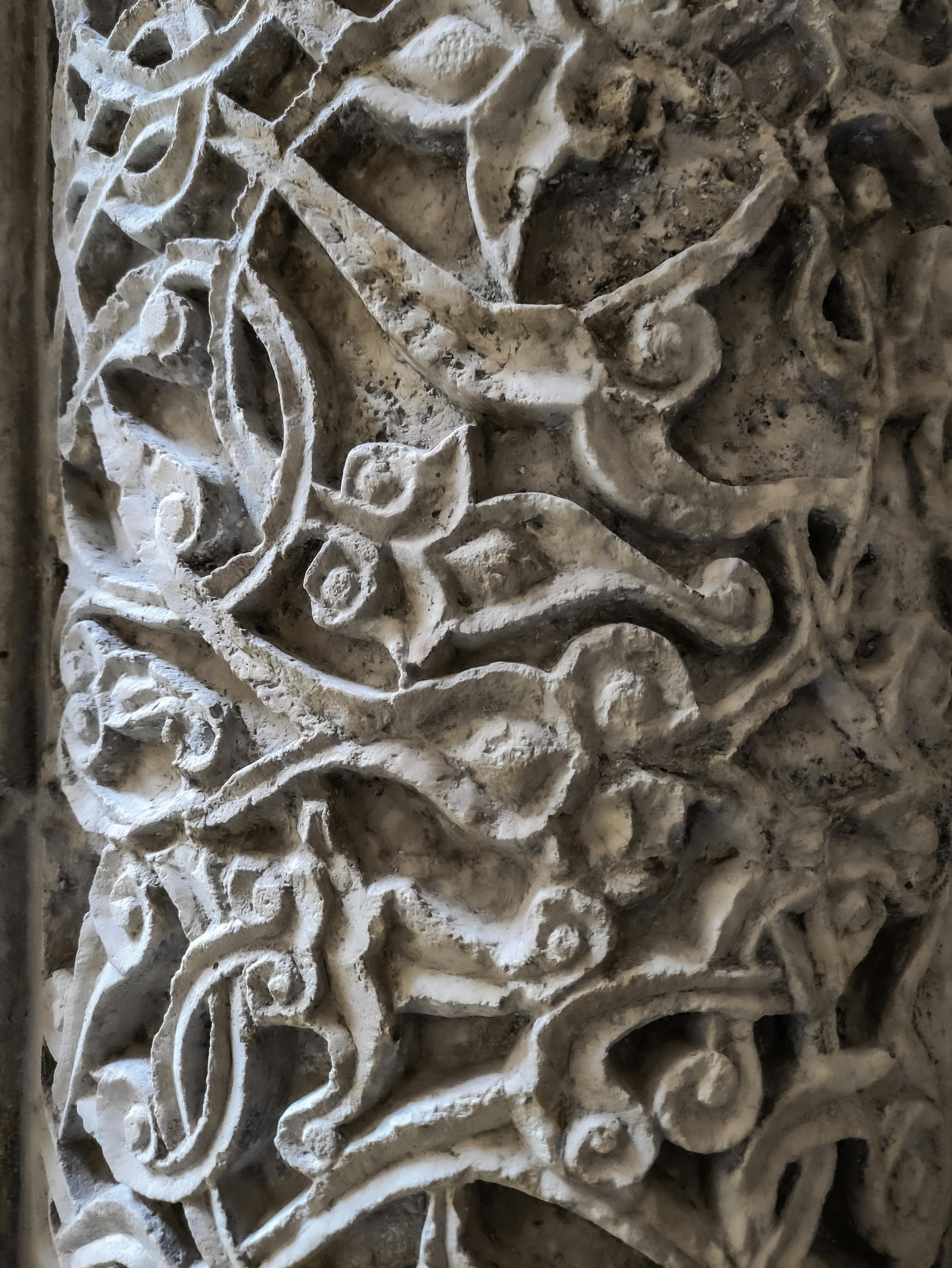 Antique Patterns on a Column · Free Stock Photo