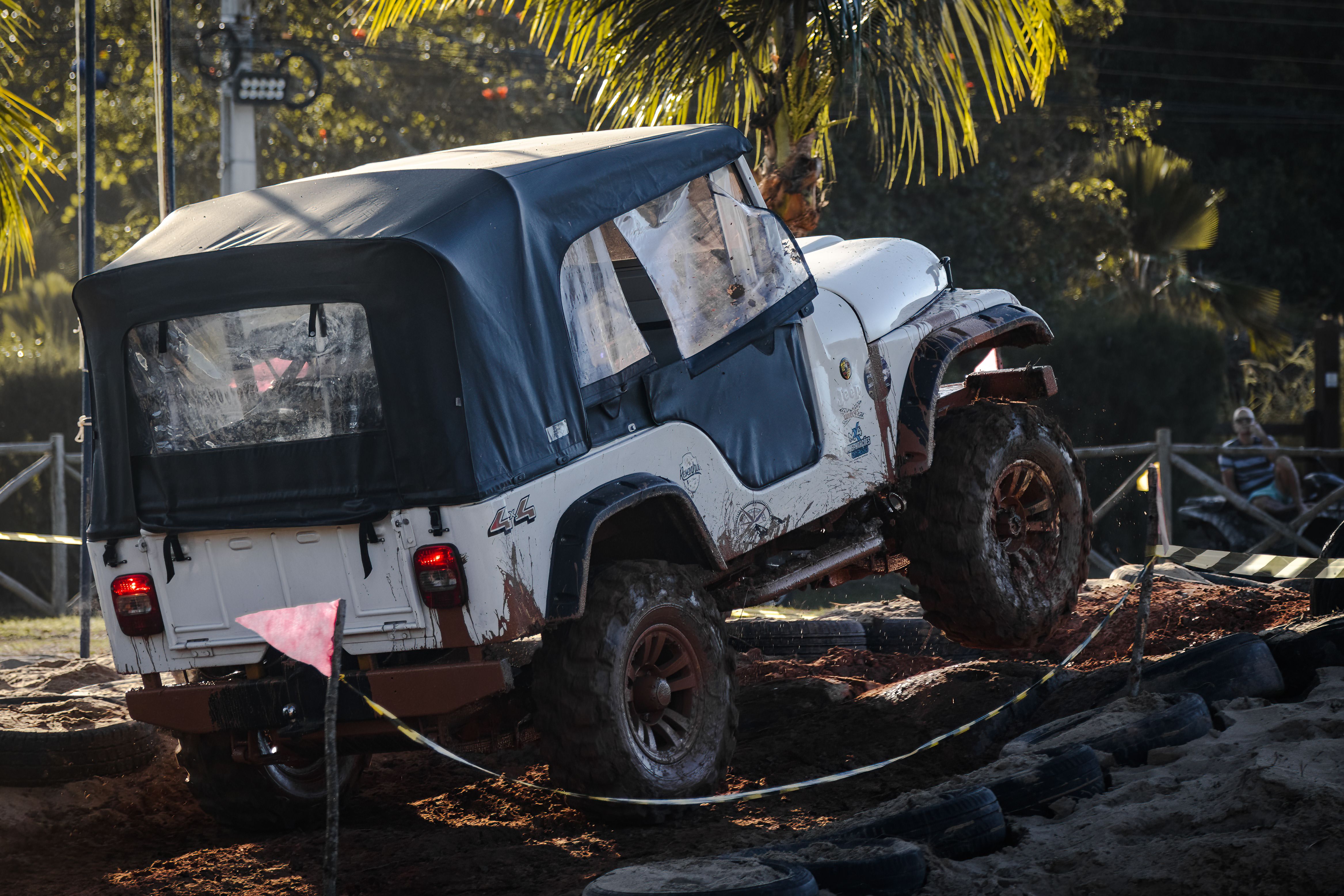 Offroad Car Driving on Desert Drag Race · Free Stock Photo