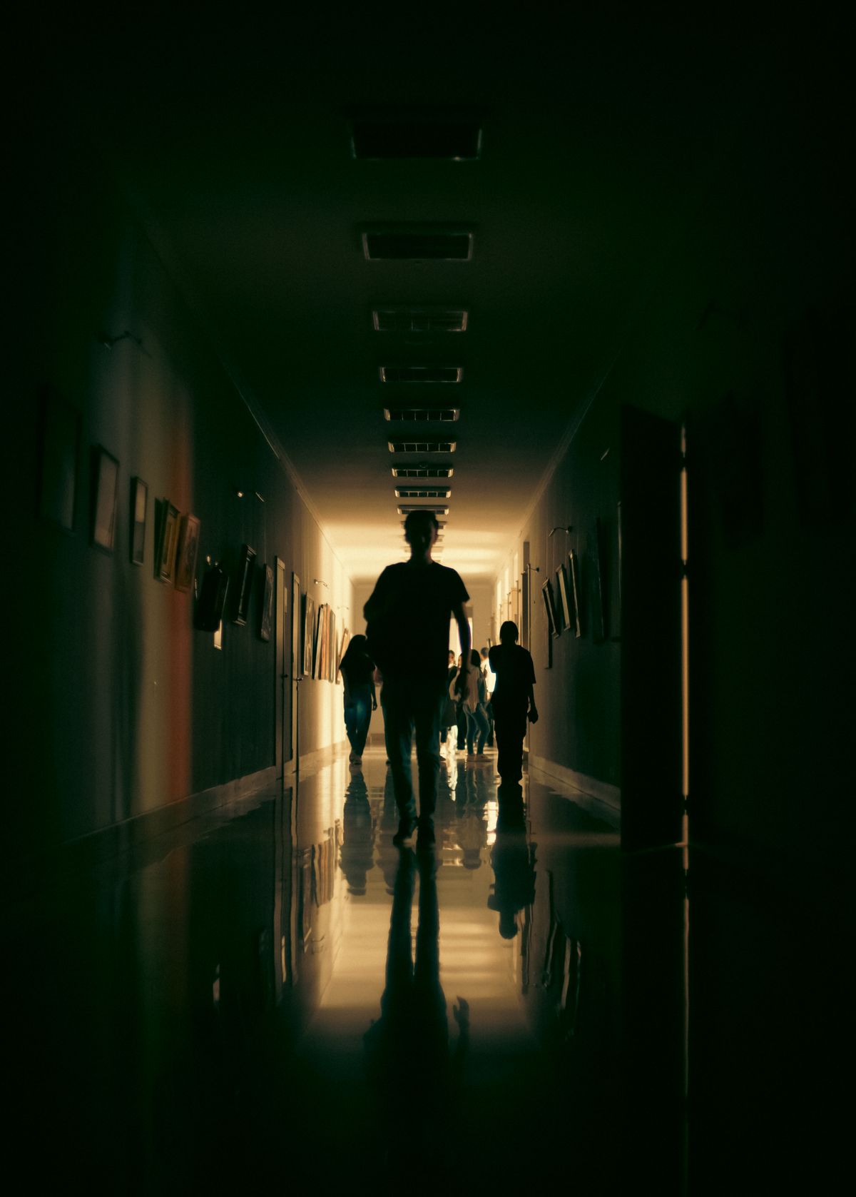 People In Hallway Photos, Download The BEST Free People In Hallway ...
