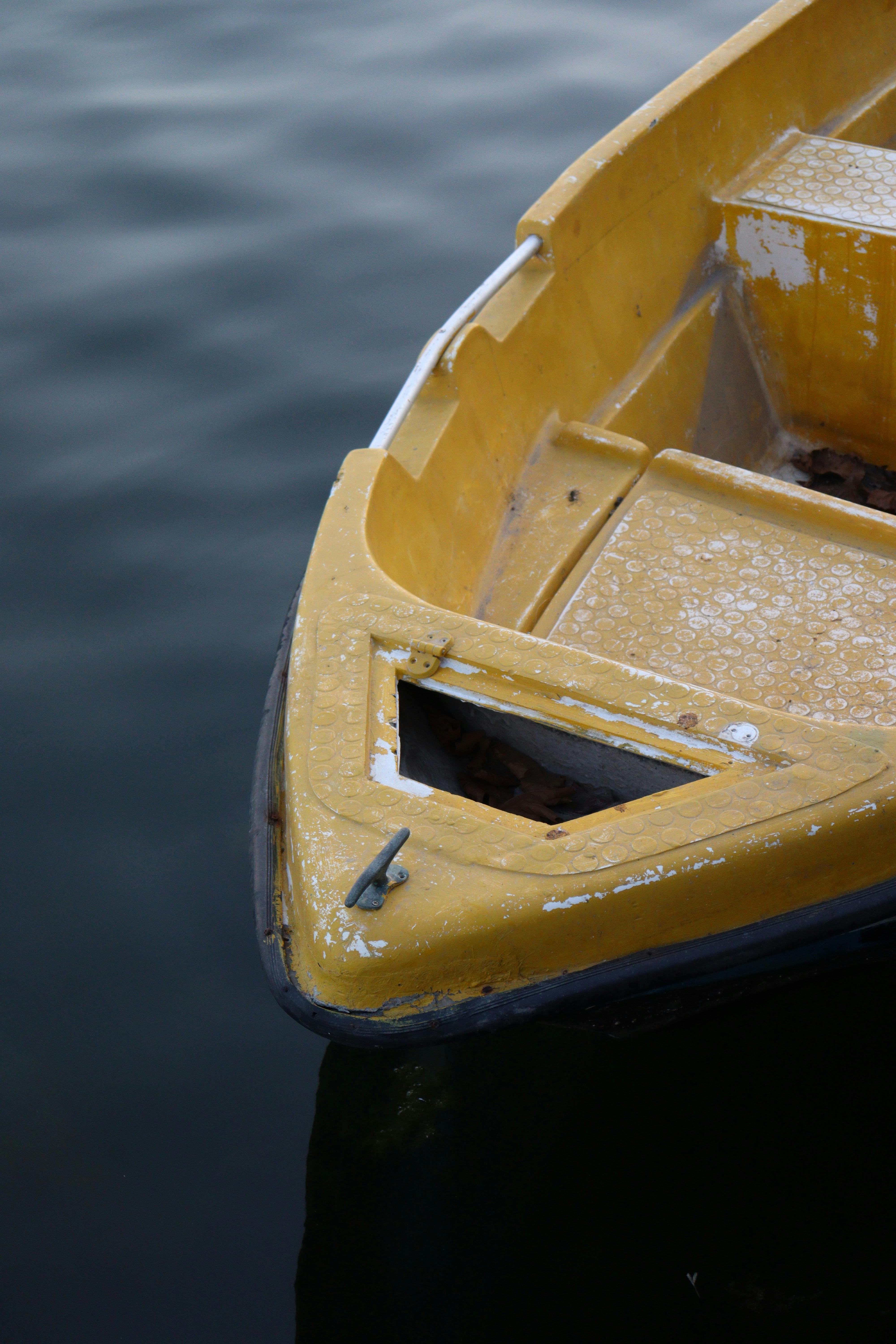 Yellow Paddling Boat · Free Stock Photo