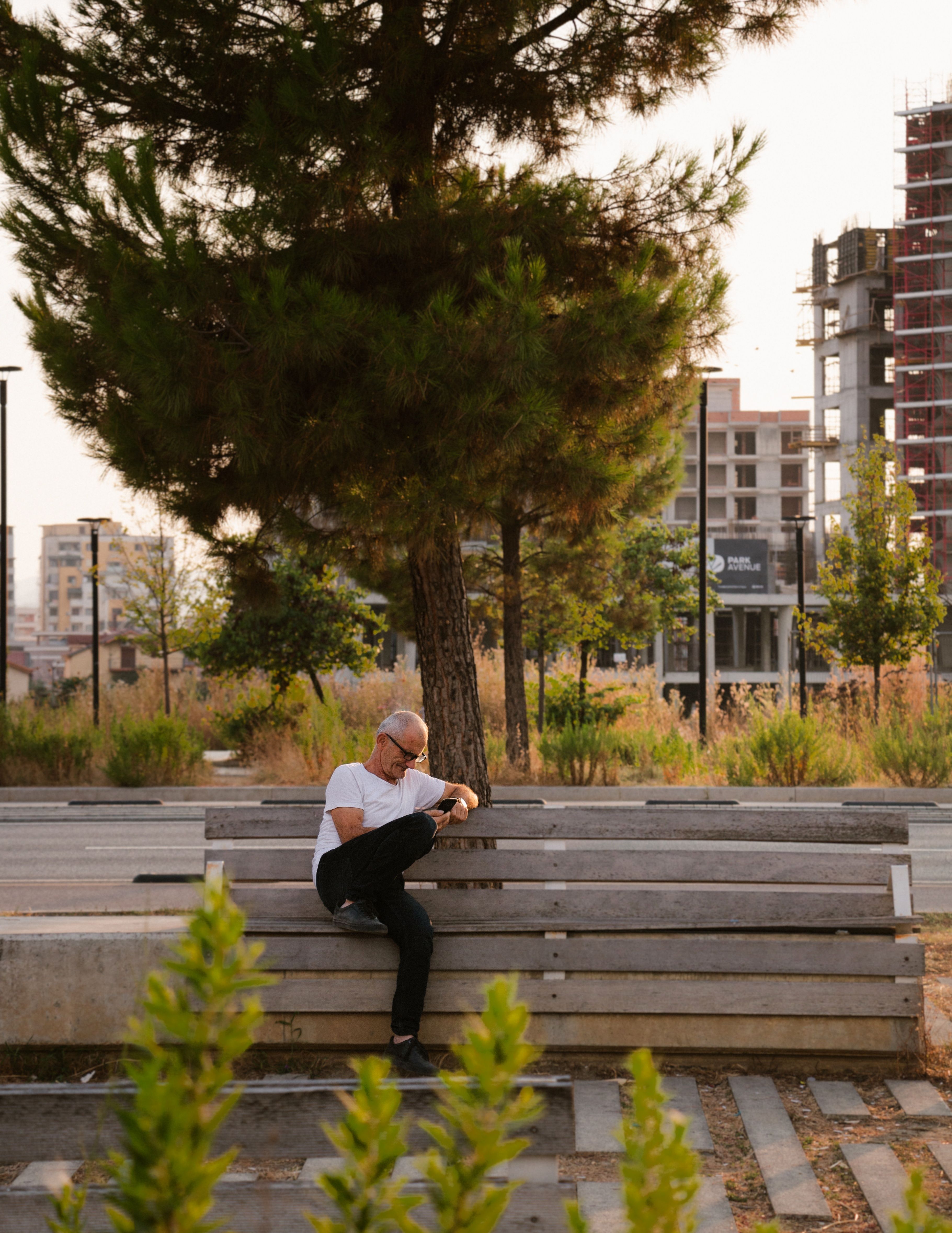 Sitting On Bench Photos, Download The BEST Free Sitting On Bench Stock ...