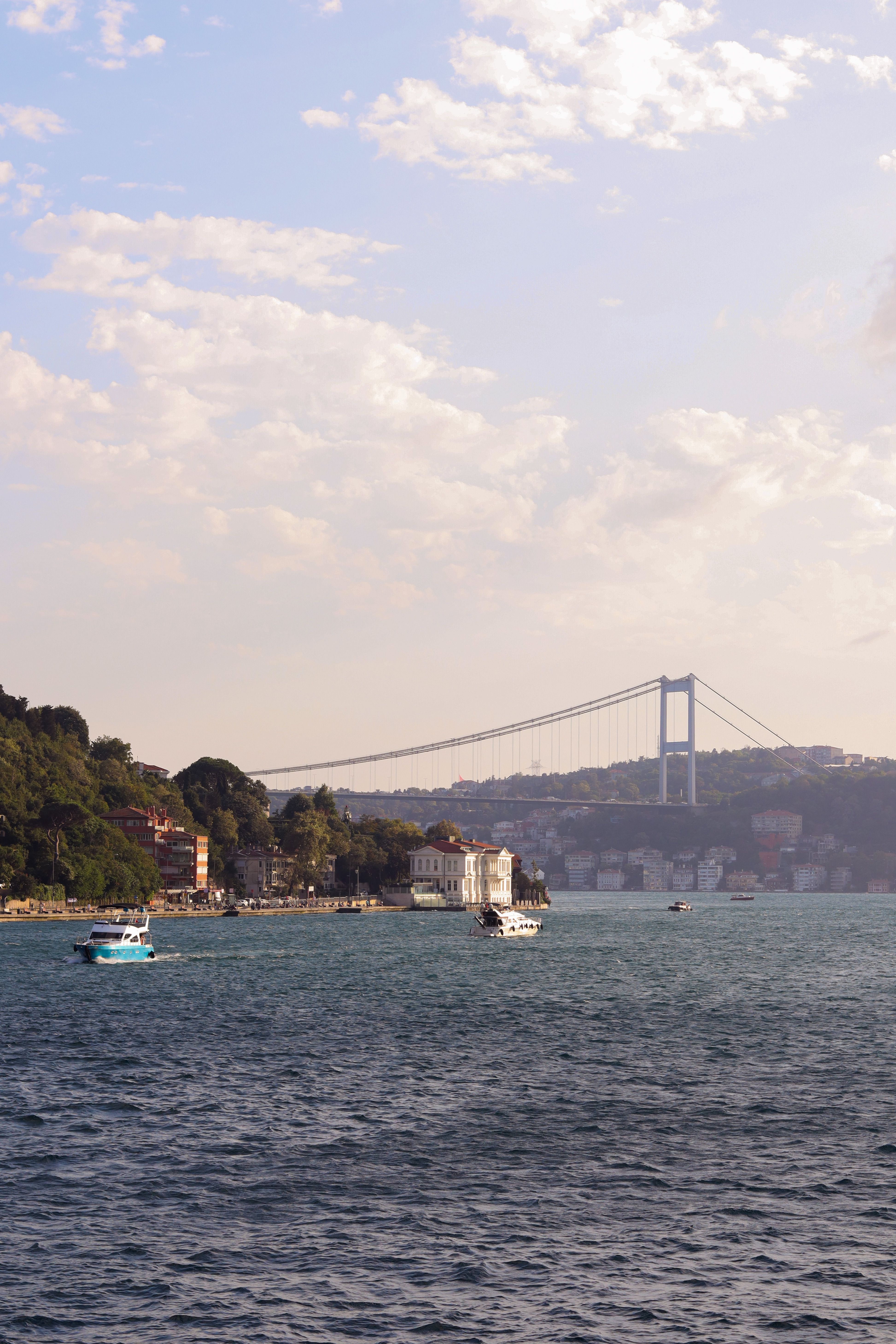 Sea Coast in Istanbul · Free Stock Photo