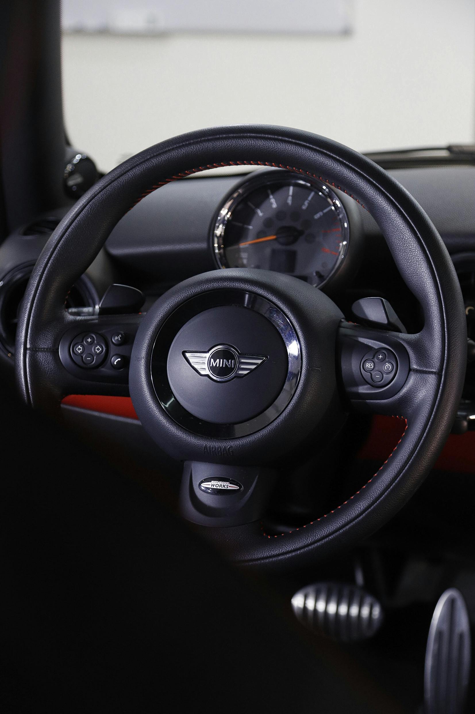 Close-up Photography of Black Vehicle Steering Wheel · Free Stock Photo