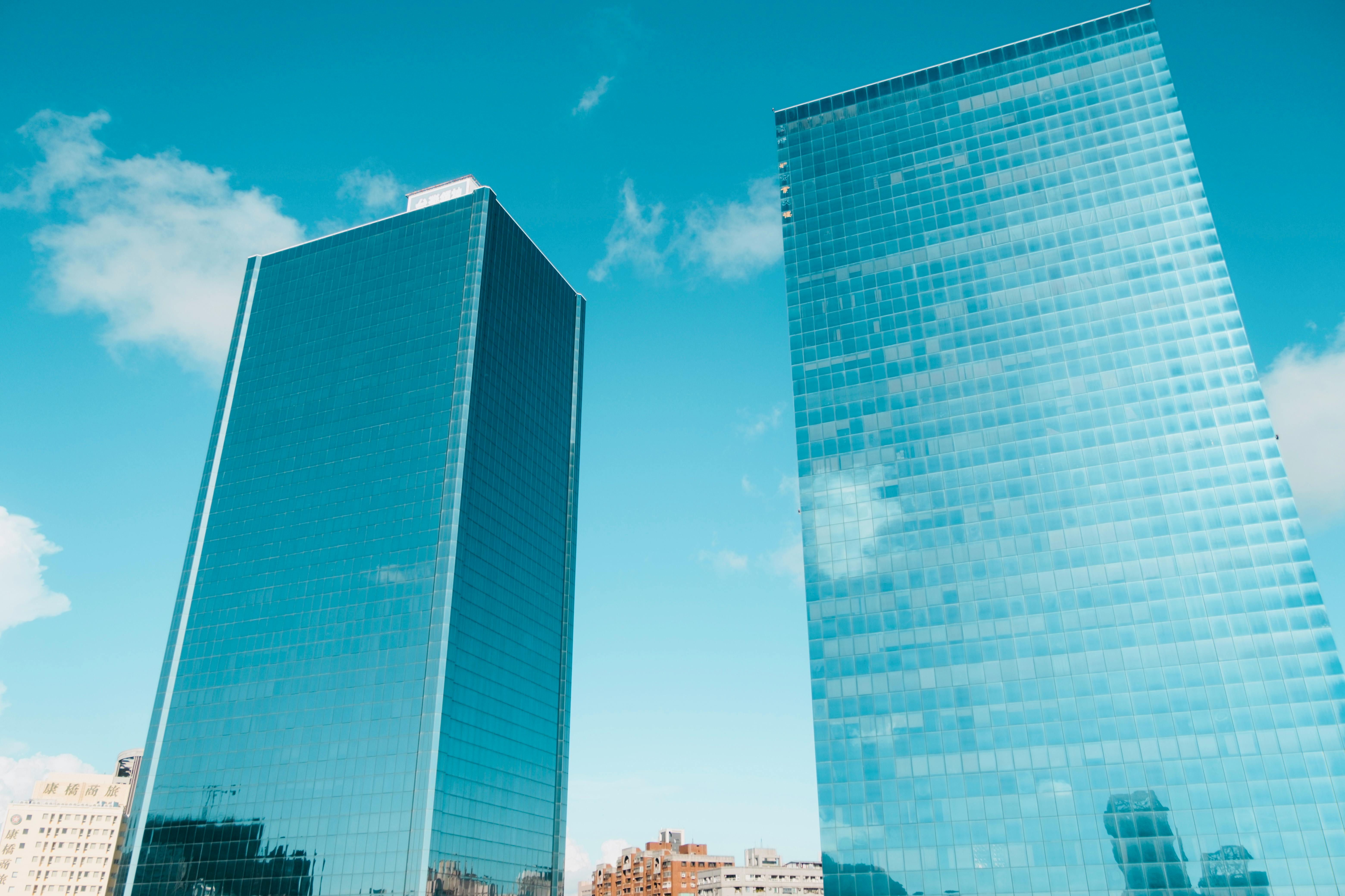 Two Skyscrapers in the City · Free Stock Photo