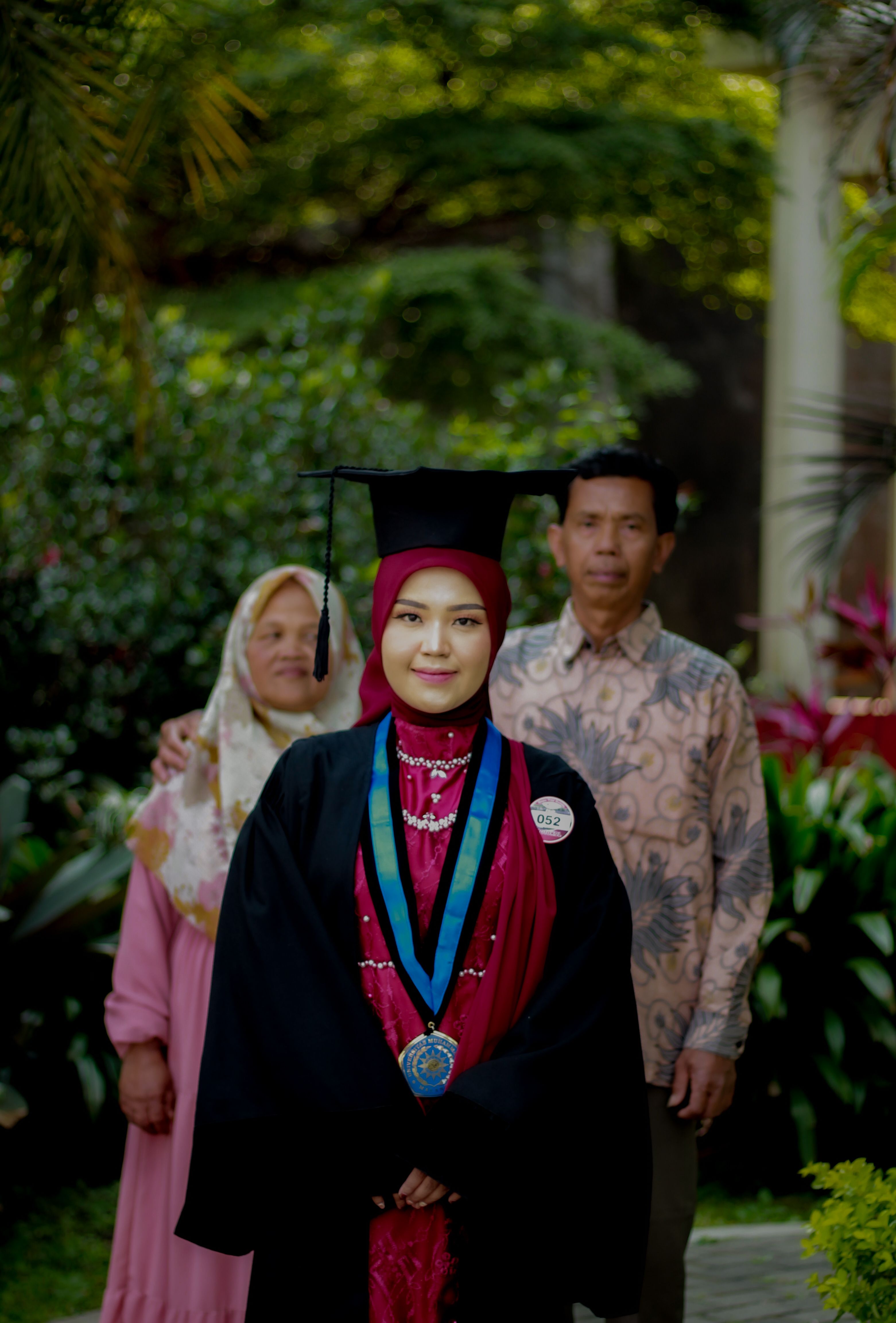 Graduation With Parents Photos, Download The BEST Free Graduation With ...