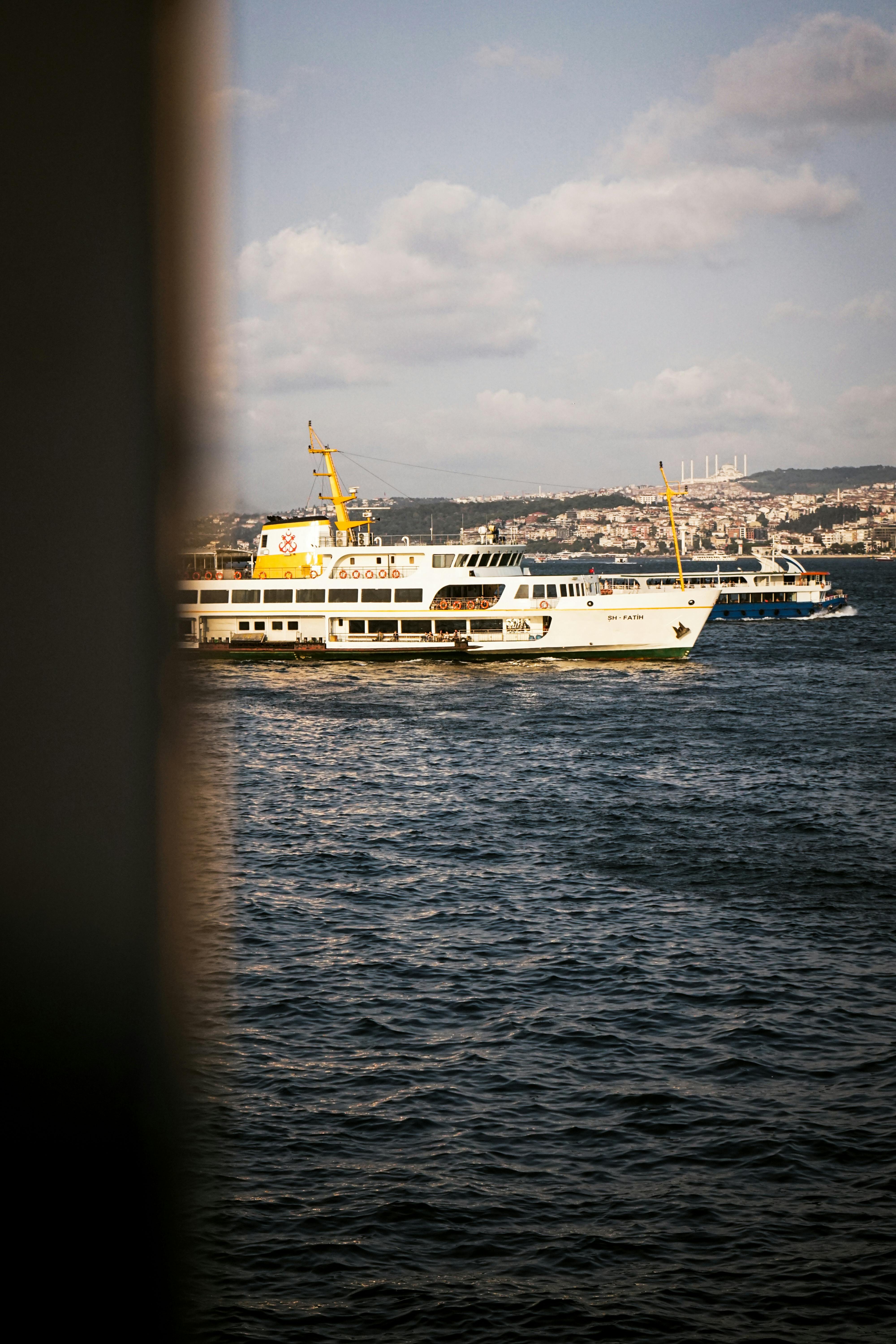 Istanbul Ferry Sailing at Sunset · Free Stock Photo