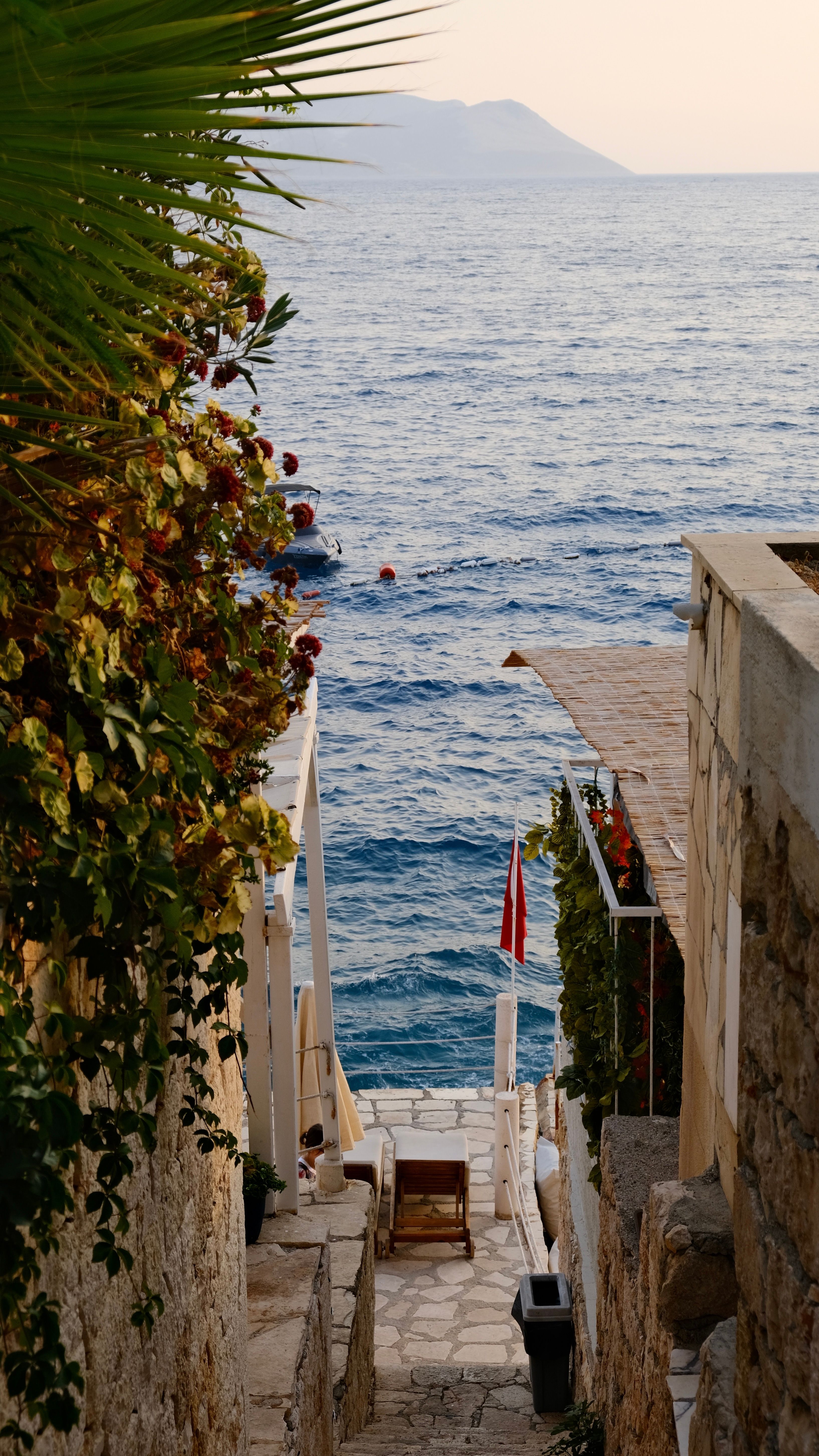 Wall and Building on Sea Shore in Turkey · Free Stock Photo