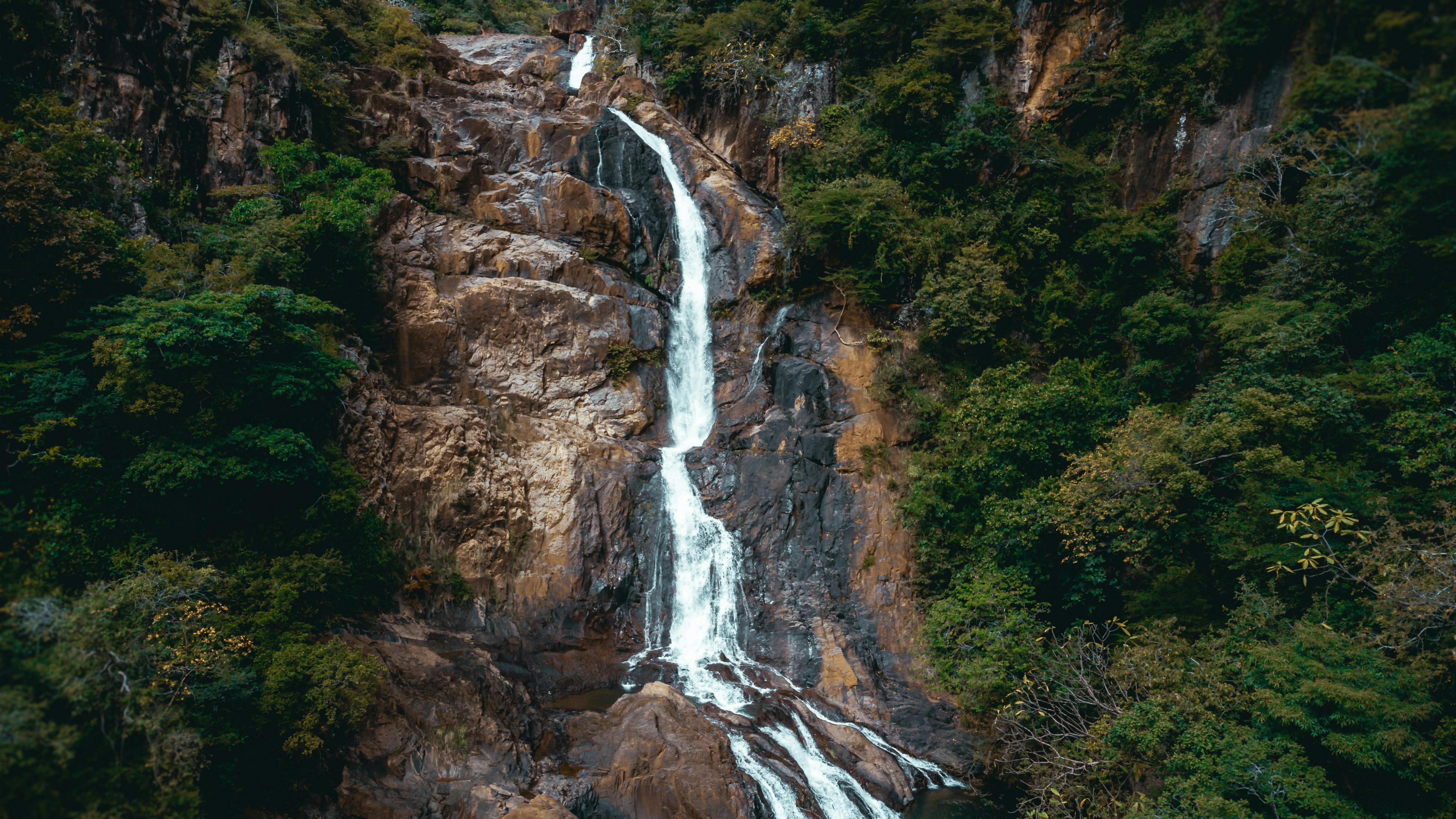 Ponytail Cascade in Mountains · Free Stock Photo