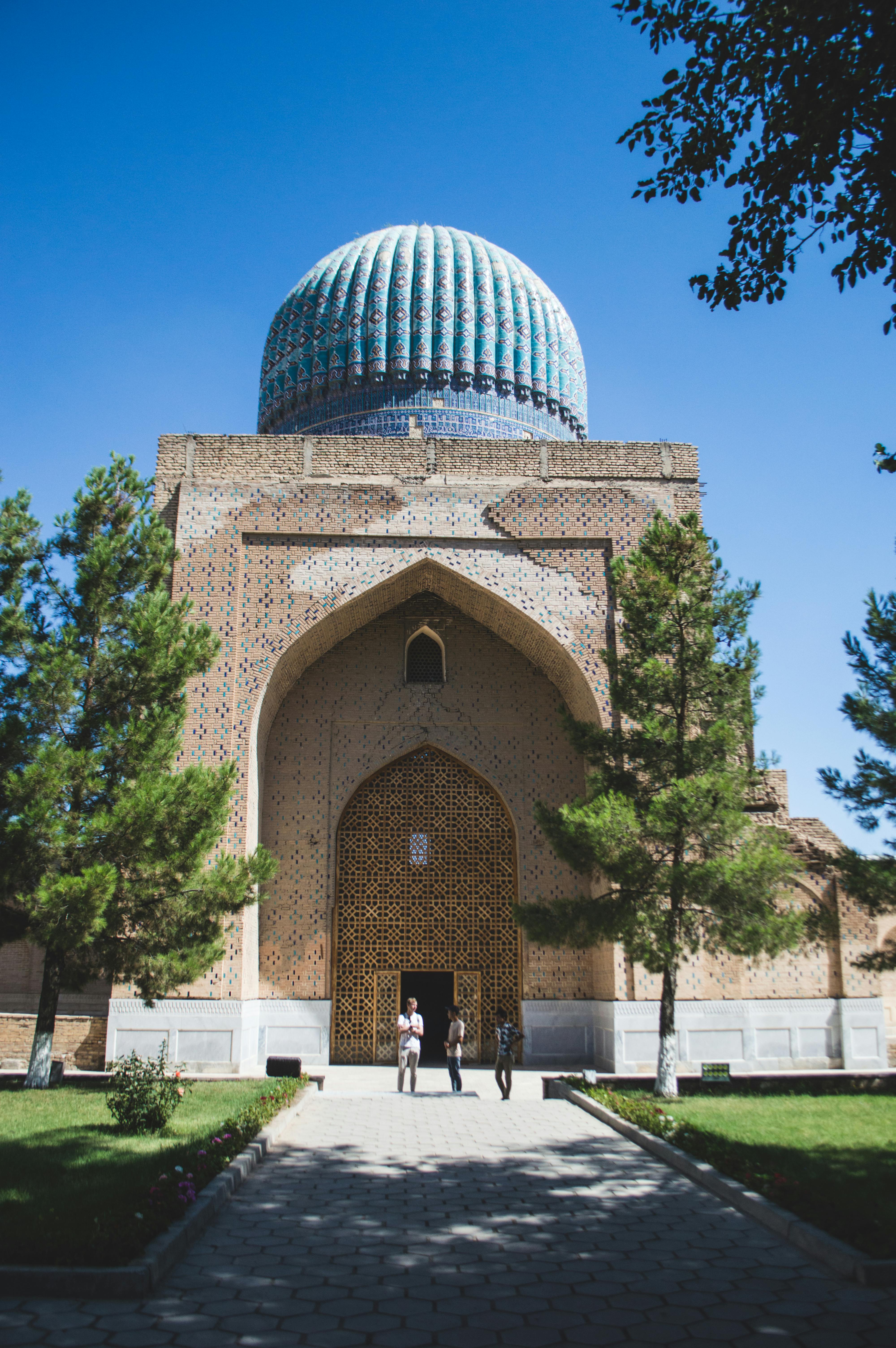 Facade of the Bibi-Khanym Mosque in Samarkand, Uzbekistan · Free Stock ...