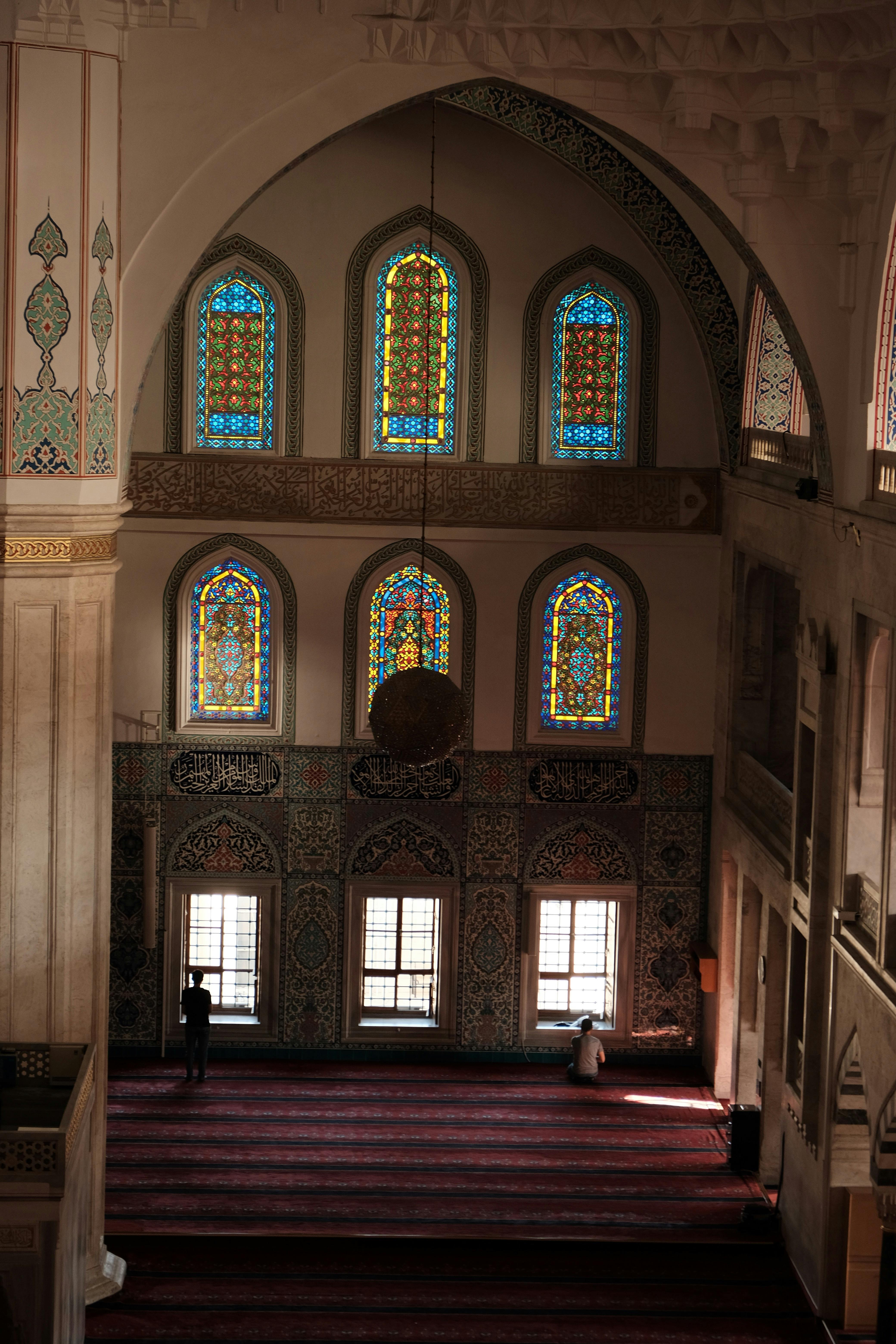 Ornamented Interior of Mosque · Free Stock Photo