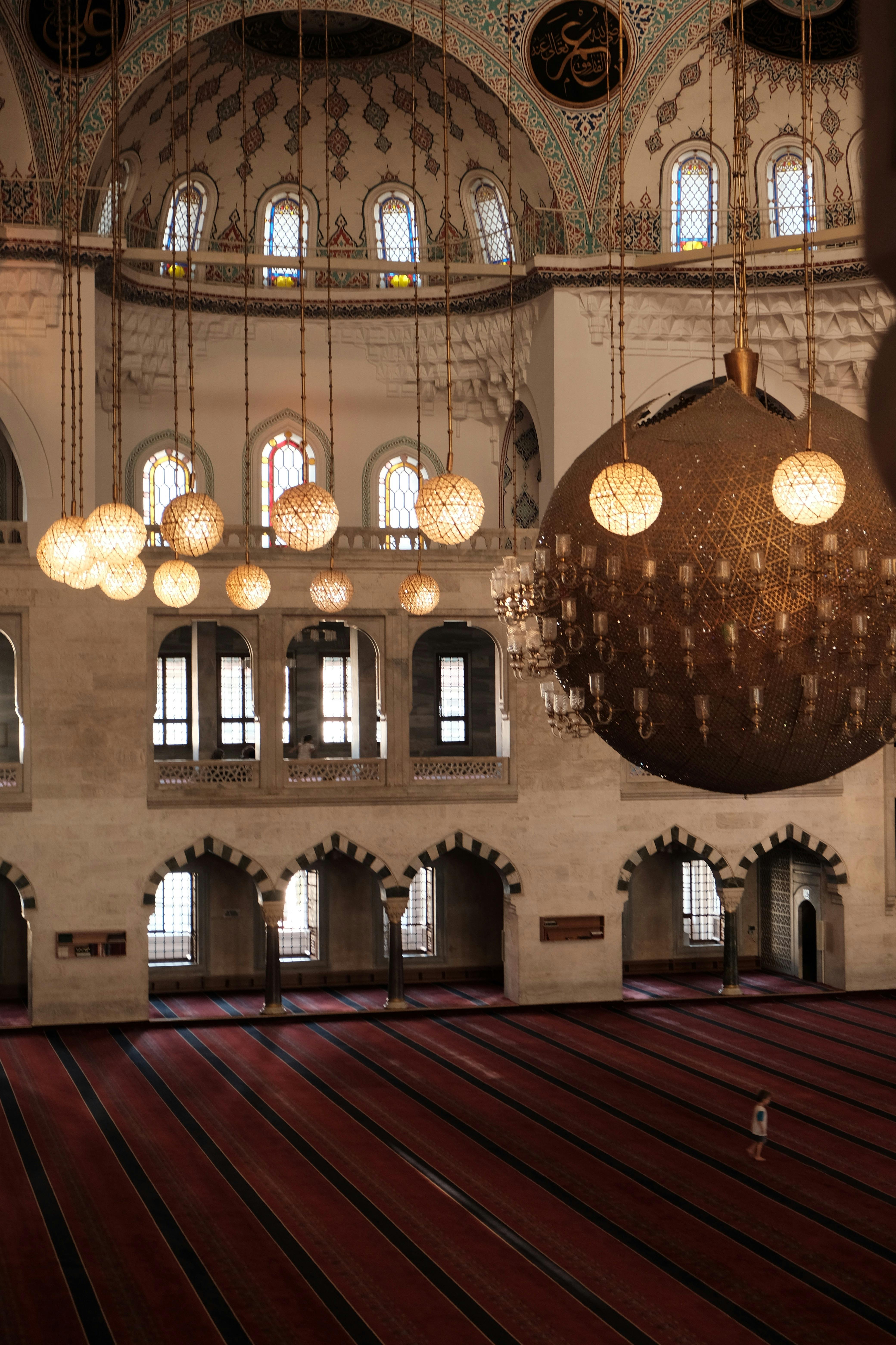 Interior Design of Mosque · Free Stock Photo