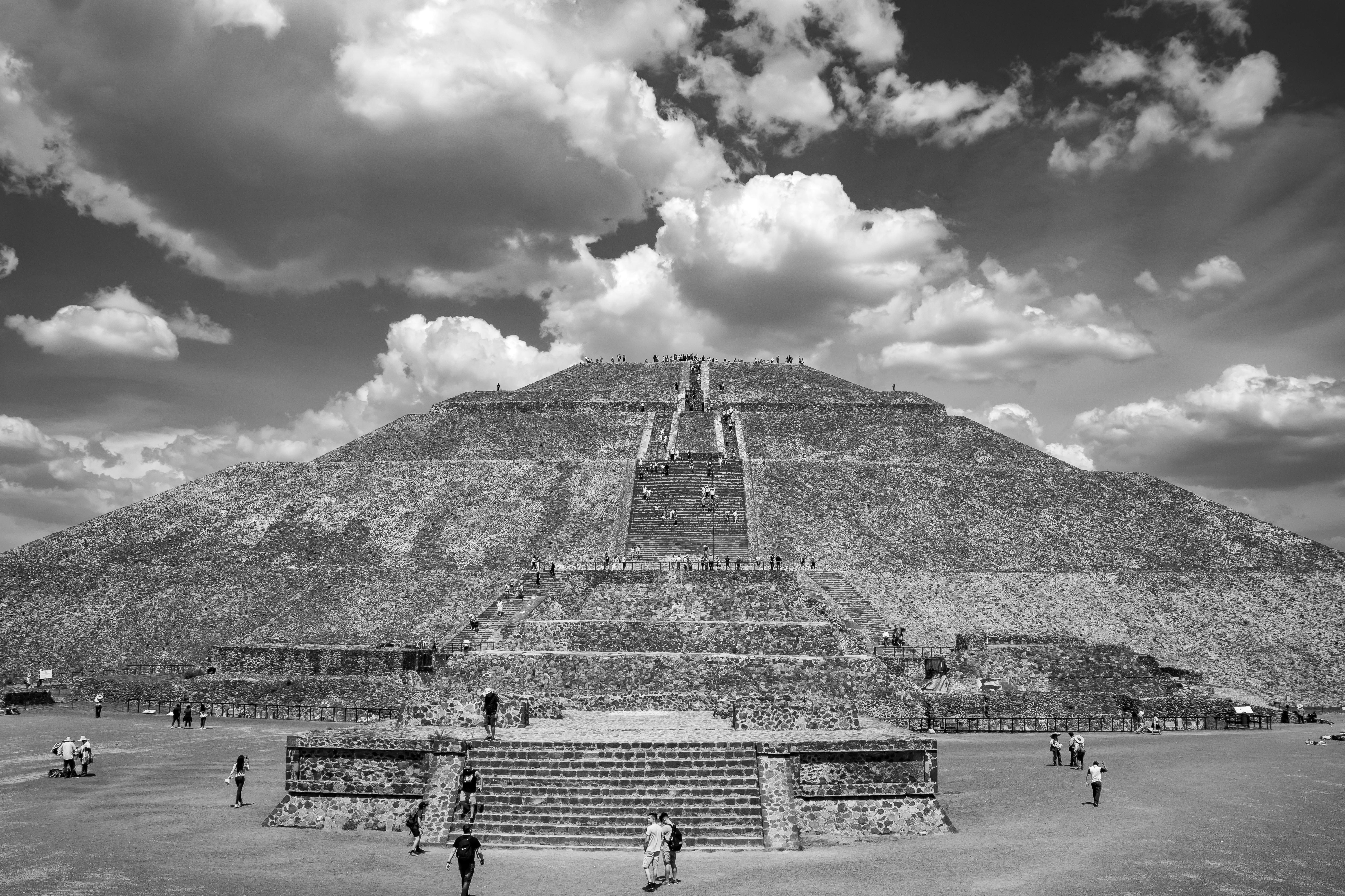 Pyramid of the Sun in Black and White · Free Stock Photo