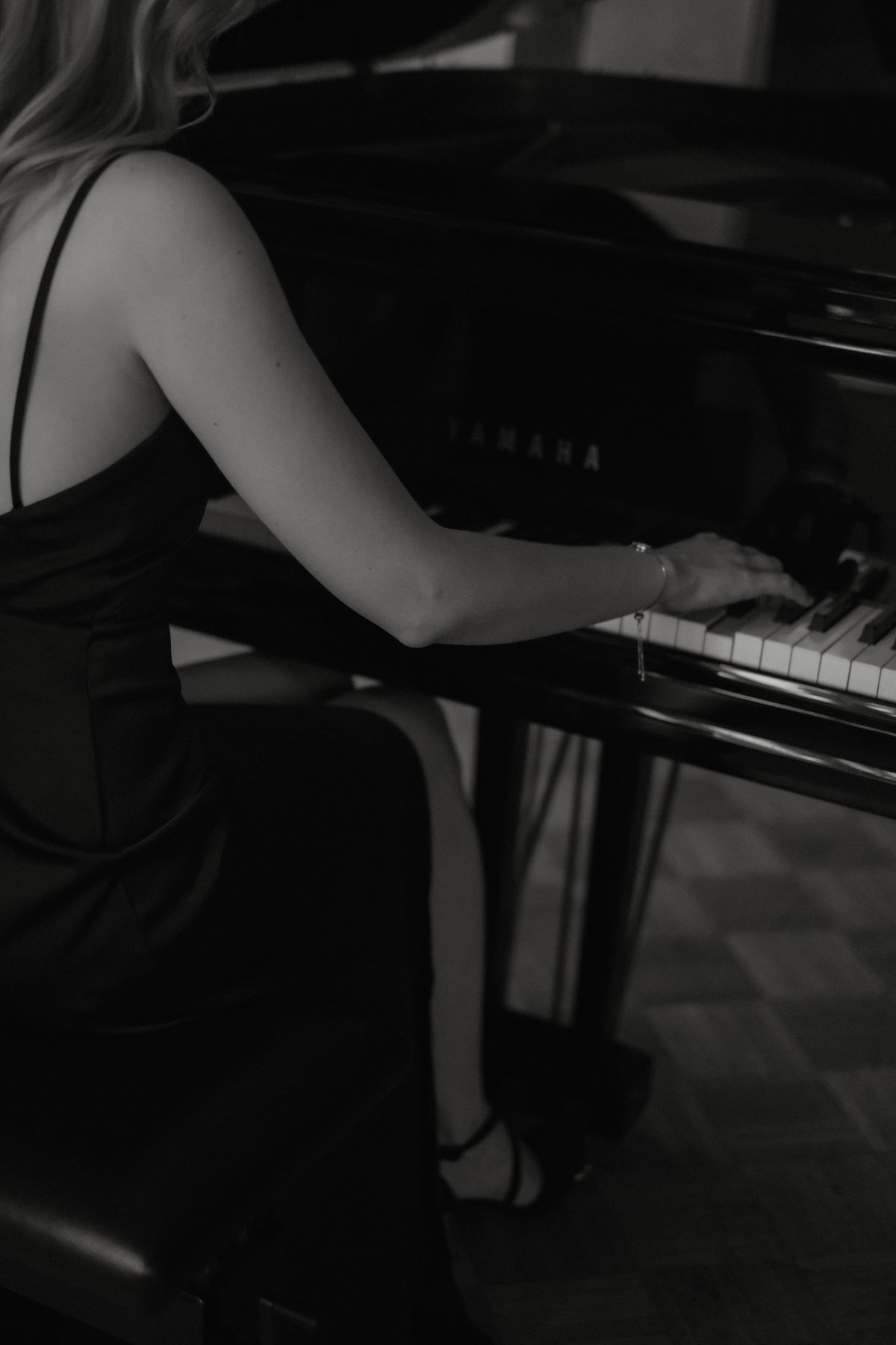 Elegant Piano Playing Photos, Download The BEST Free Elegant Piano ...
