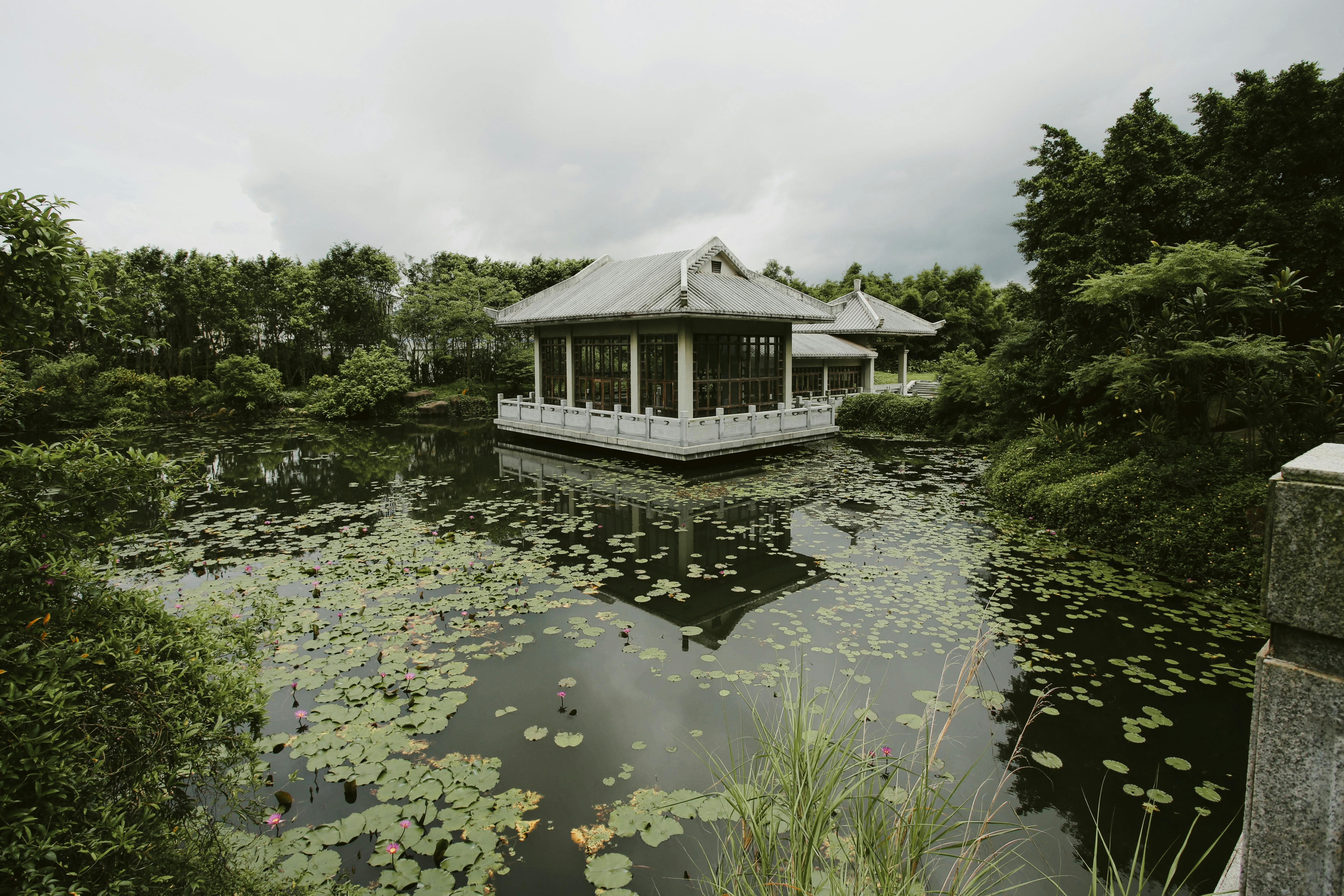 Traditional Pavilion in Tsurumi Ryokuchi Park, Osaka, Japan · Free ...