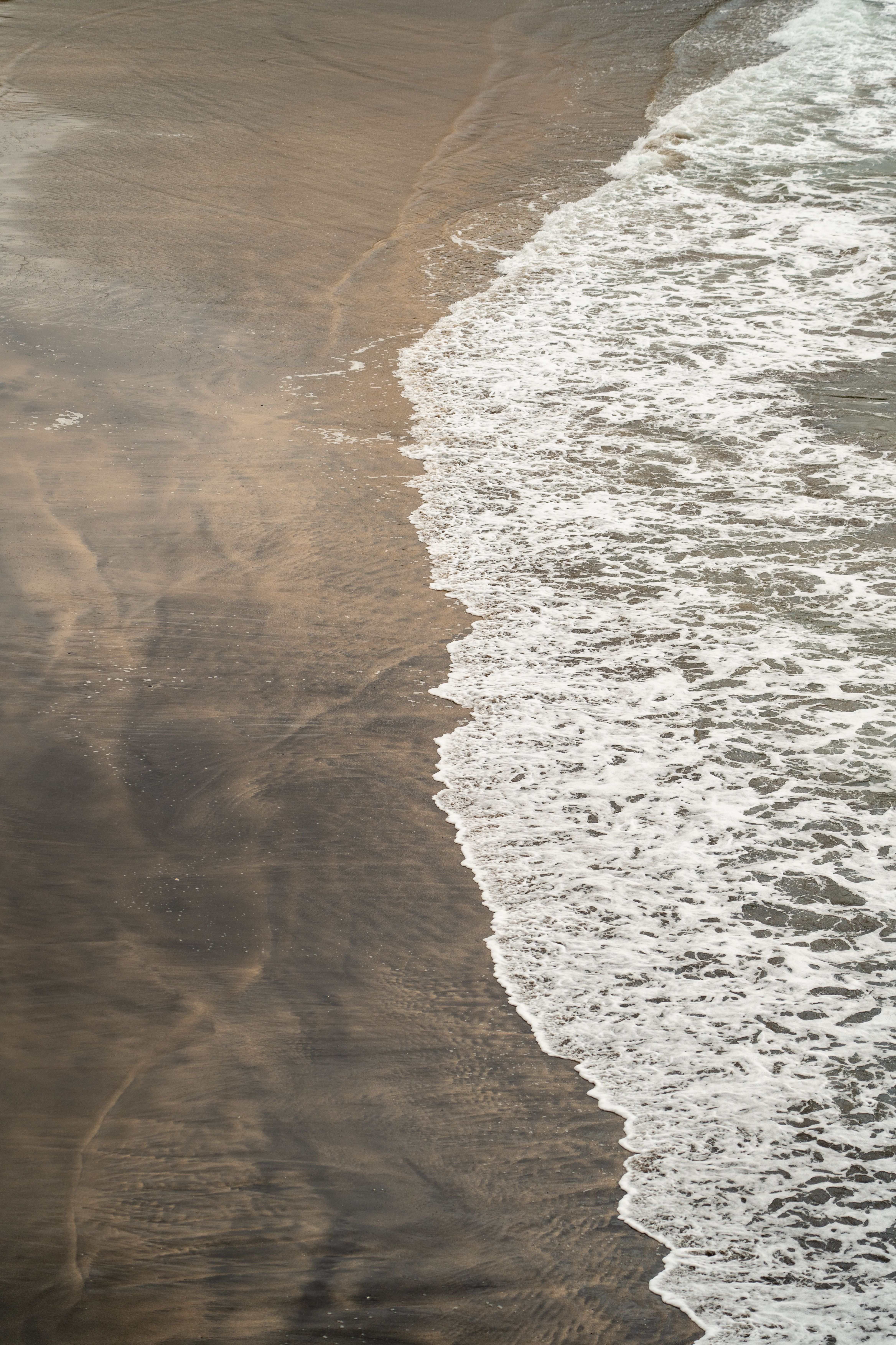Water on Shore · Free Stock Photo