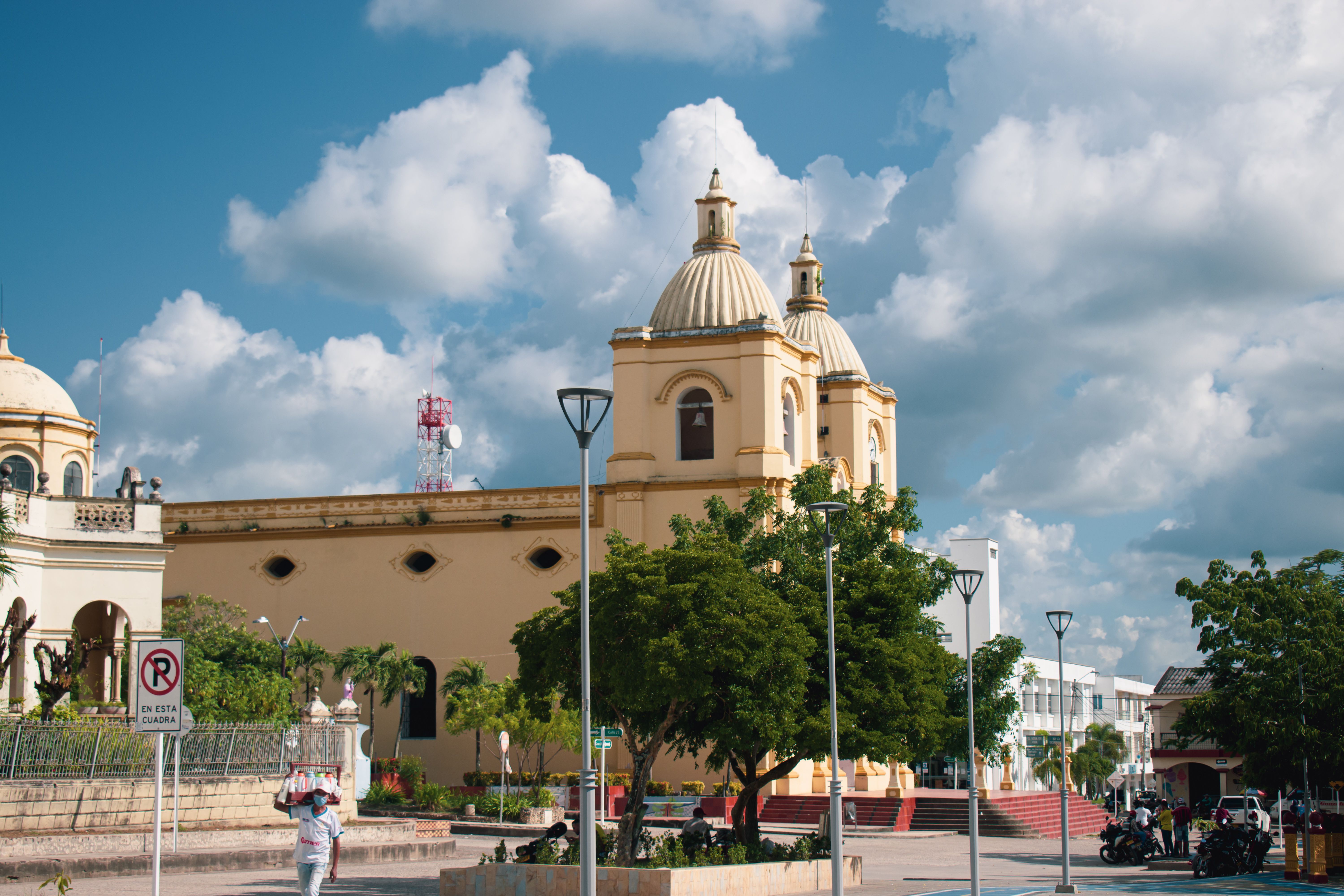 Church by Street in City · Free Stock Photo