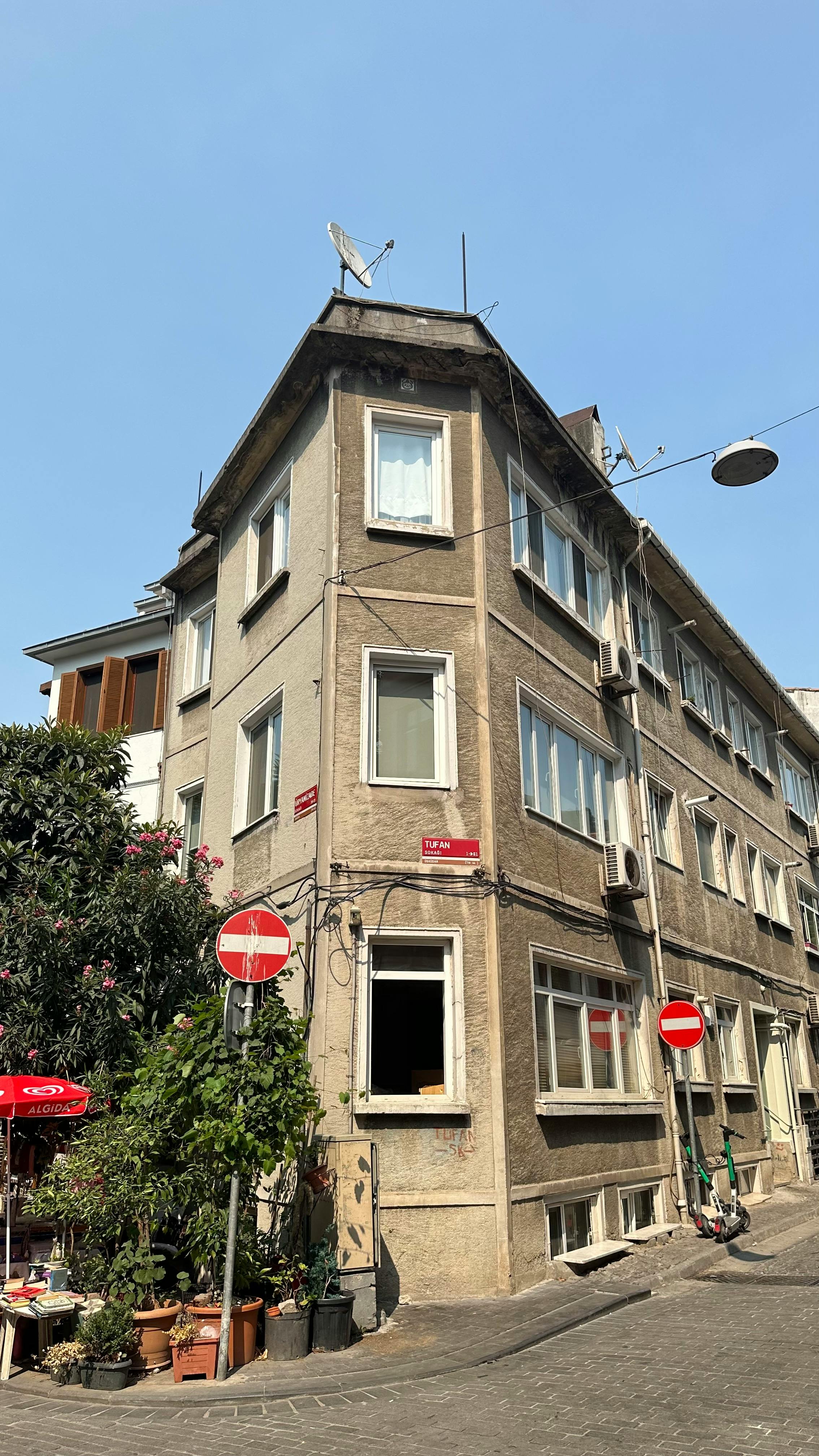 Housing Signs Photos, Download The BEST Free Housing Signs Stock Photos ...